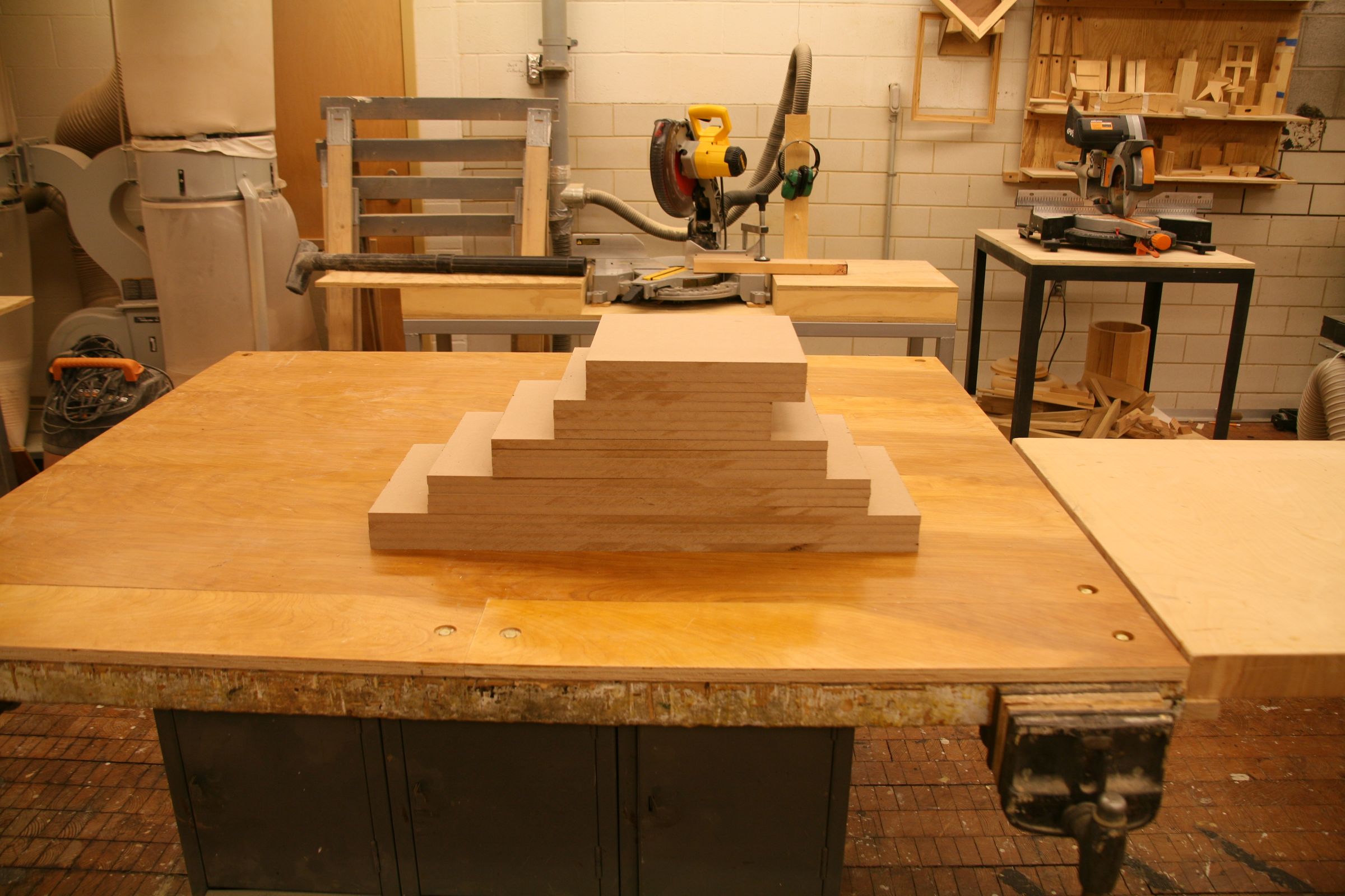 How to Build a Pedestal : 8 Steps (with Pictures) - Instructables