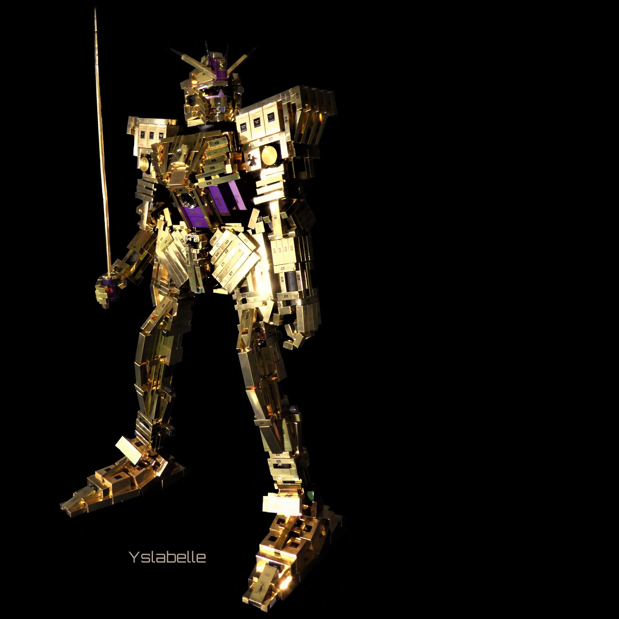 Giant Gold Robot From 800 YSL Boxes : 4 Steps - Instructables