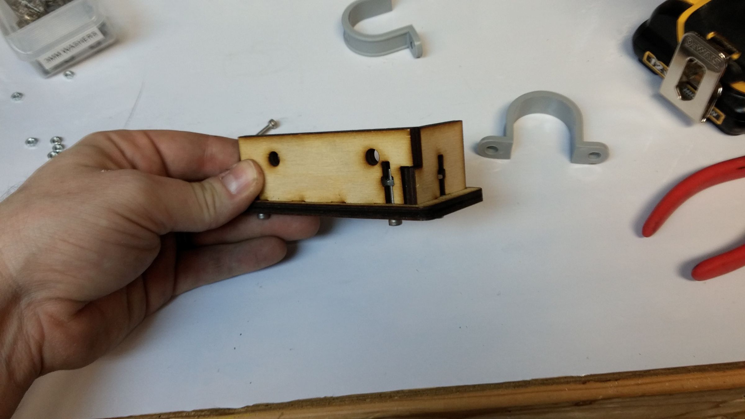 PVC Articulating Lights Mount : 7 Steps (with Pictures) - Instructables