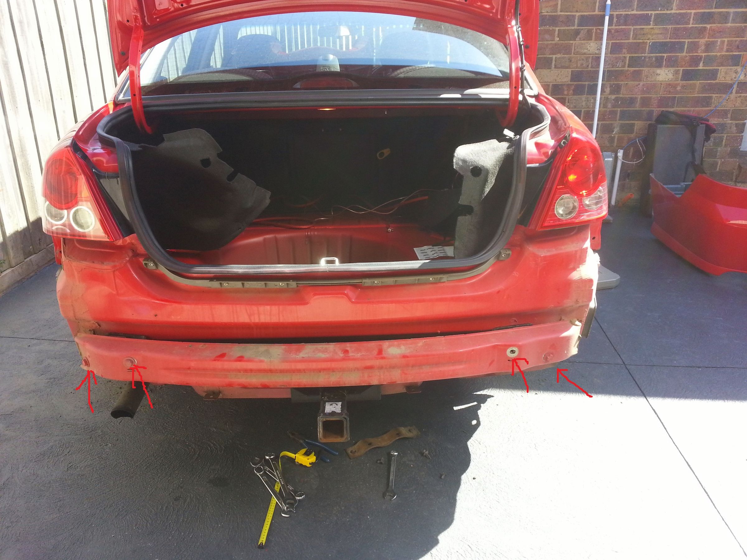 VT, VY, VZ Commodore Tow Bar : 11 Steps - Instructables