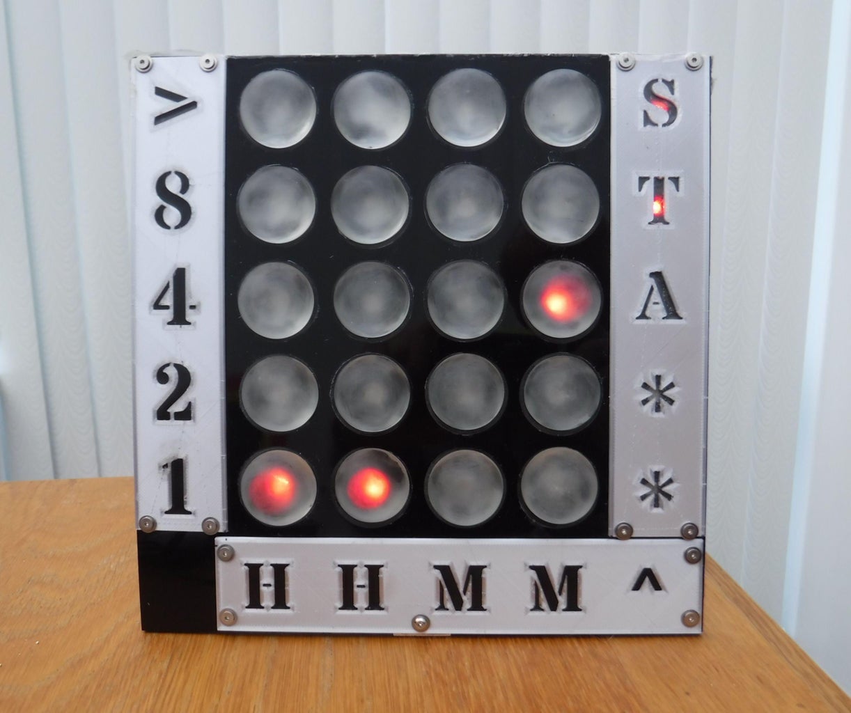BigBit Binary Clock Display : 9 Steps (with Pictures) - Instructables BigBit Binary Clock Display : 9 Steps (with Pictures) - Instructables