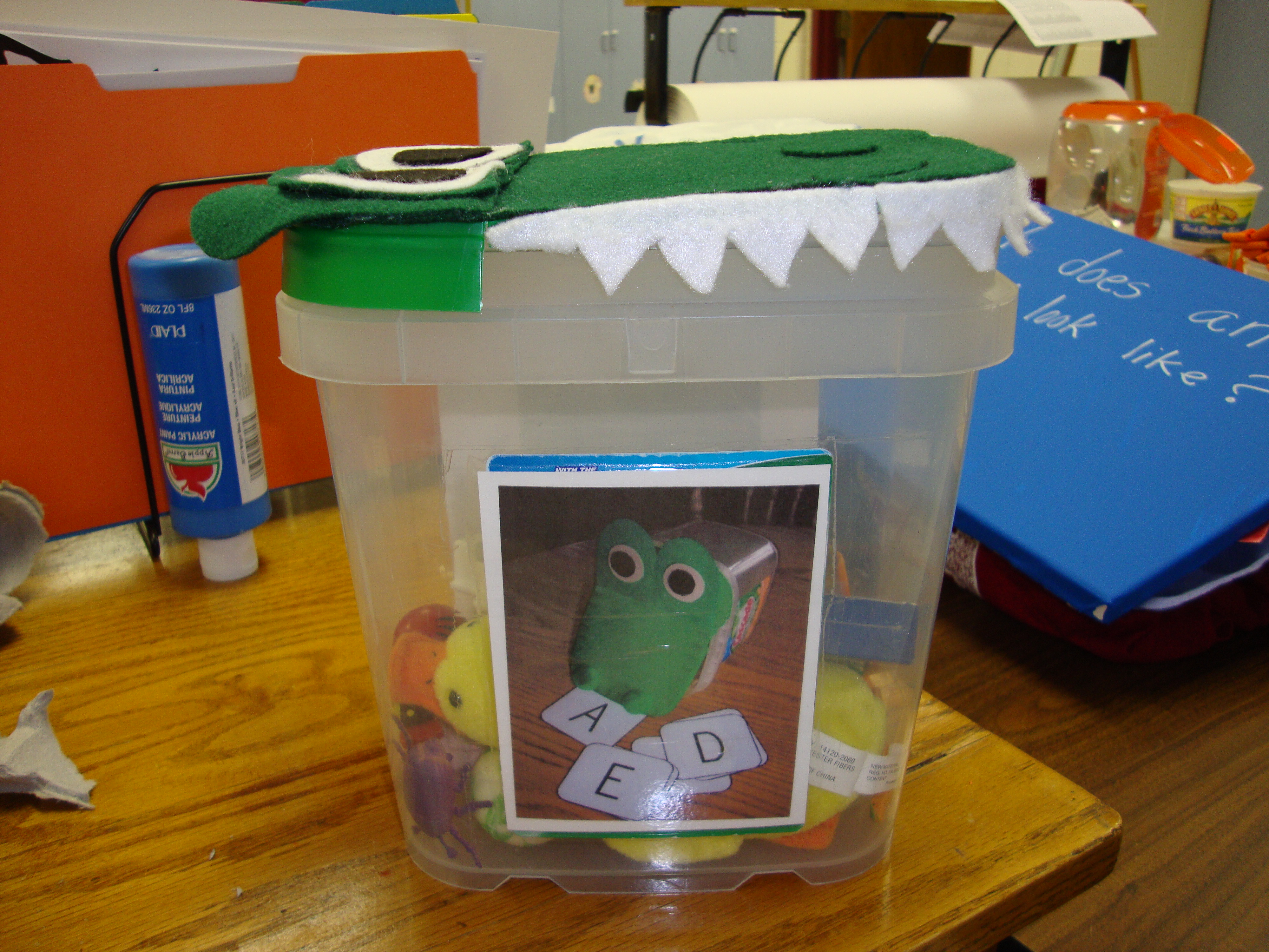 Crocodile Crocodile Down by the Lake: Box for a Drawing Exercise : 7 ...