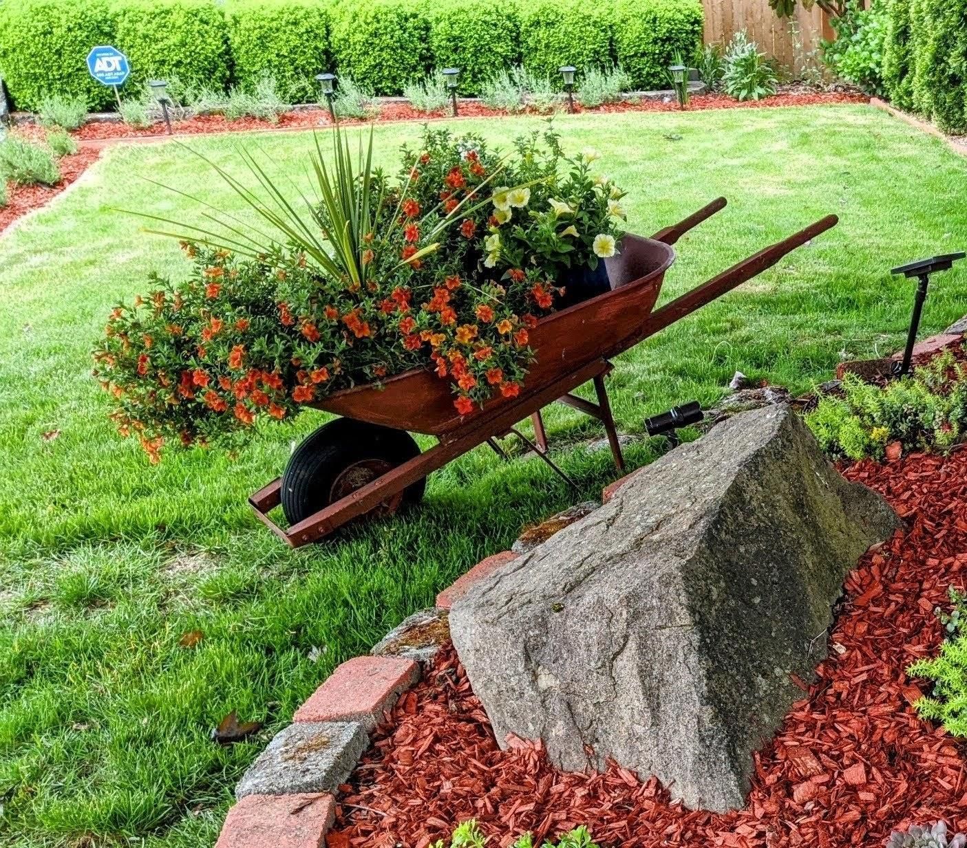 Wheelbarrow Planter : 5 Steps (with Pictures) - Instructables