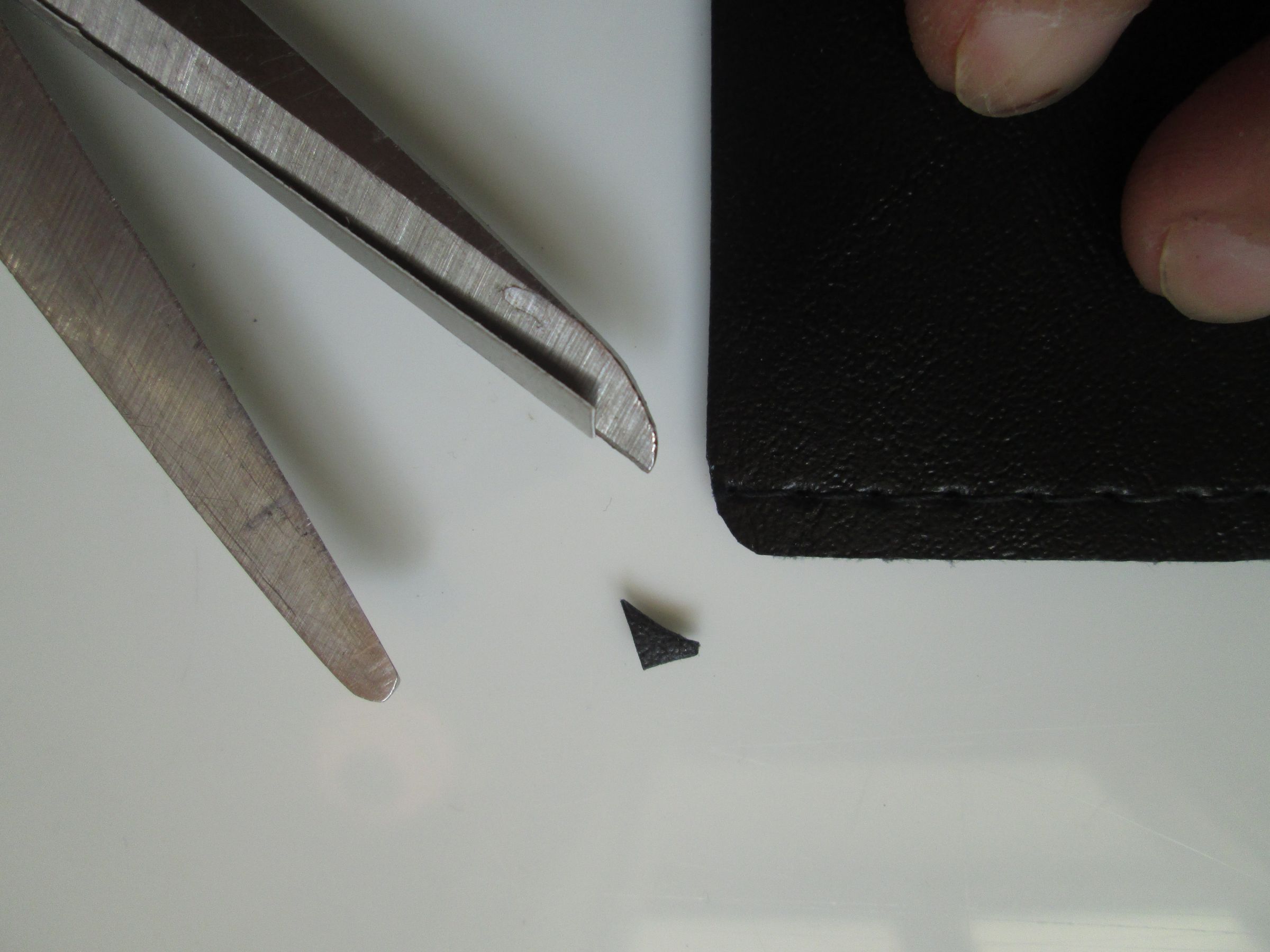 Make Handcuffs From a Suitcase : 5 Steps (with Pictures) - Instructables