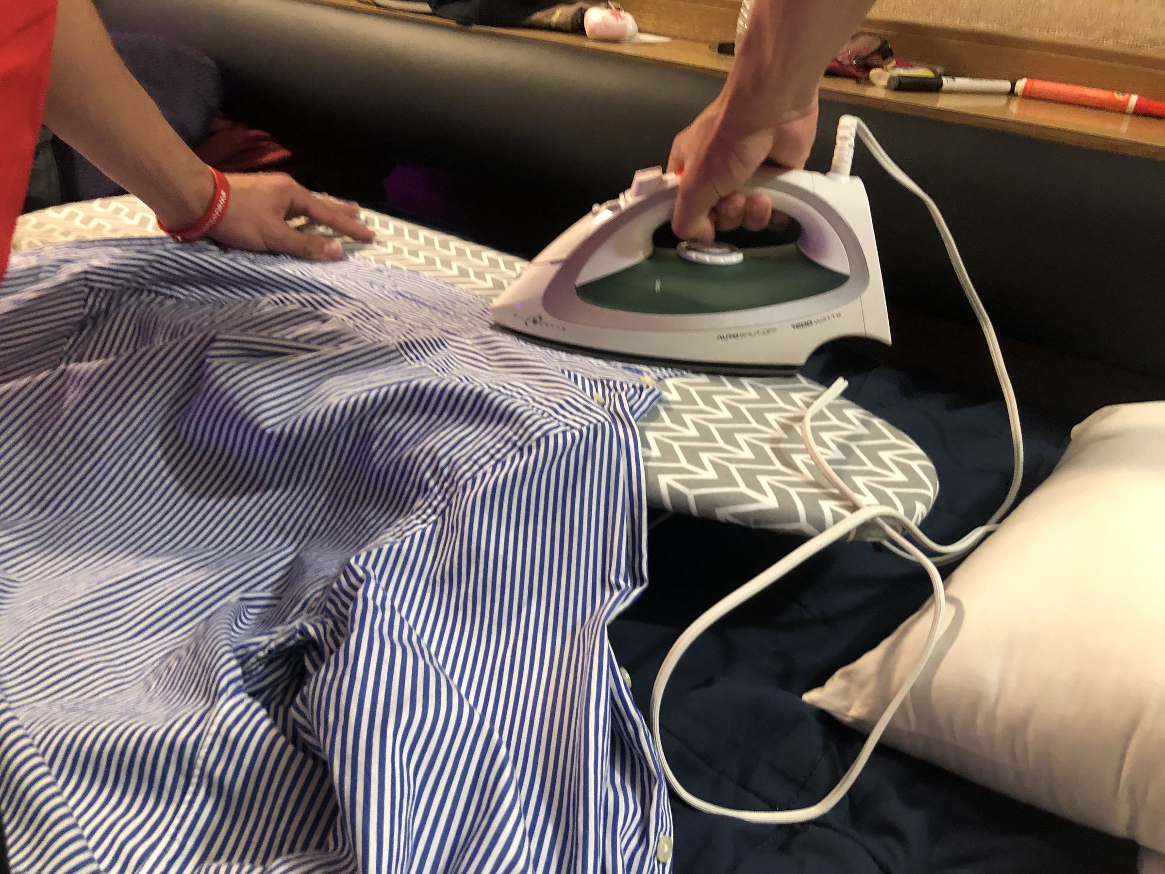 How to Iron a Button-up Shirt : 10 Steps - Instructables