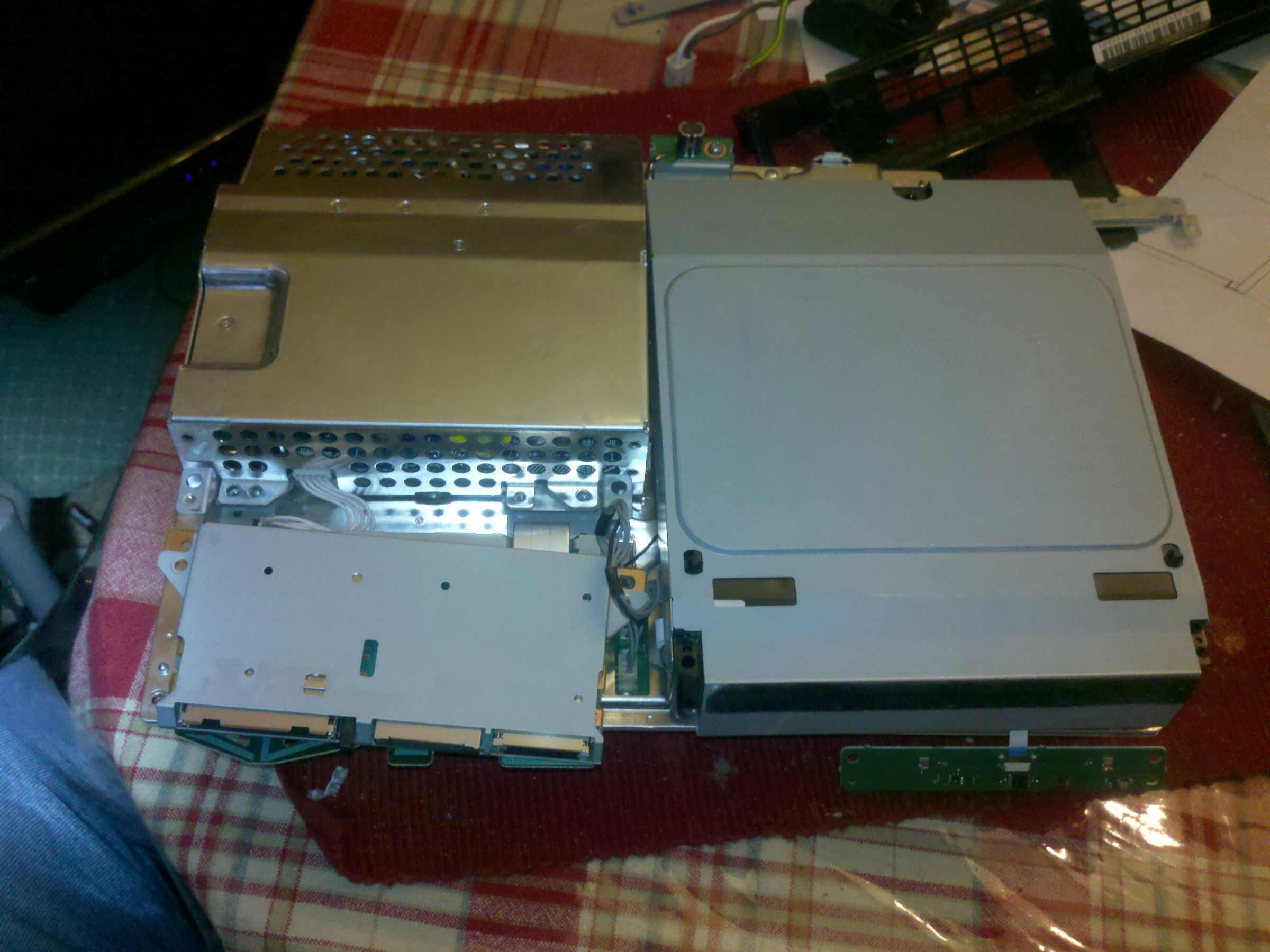 Portable Playstation 3 Case : 3 Steps - Instructables