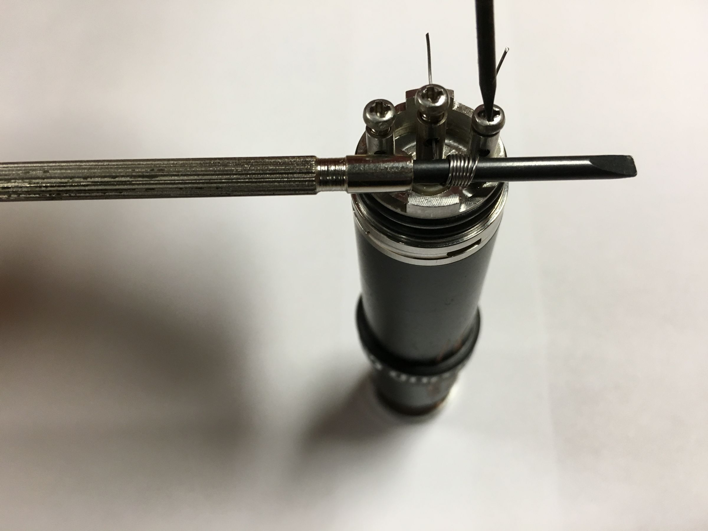 Building a Simple RDA Dual Coil : 10 Steps - Instructables