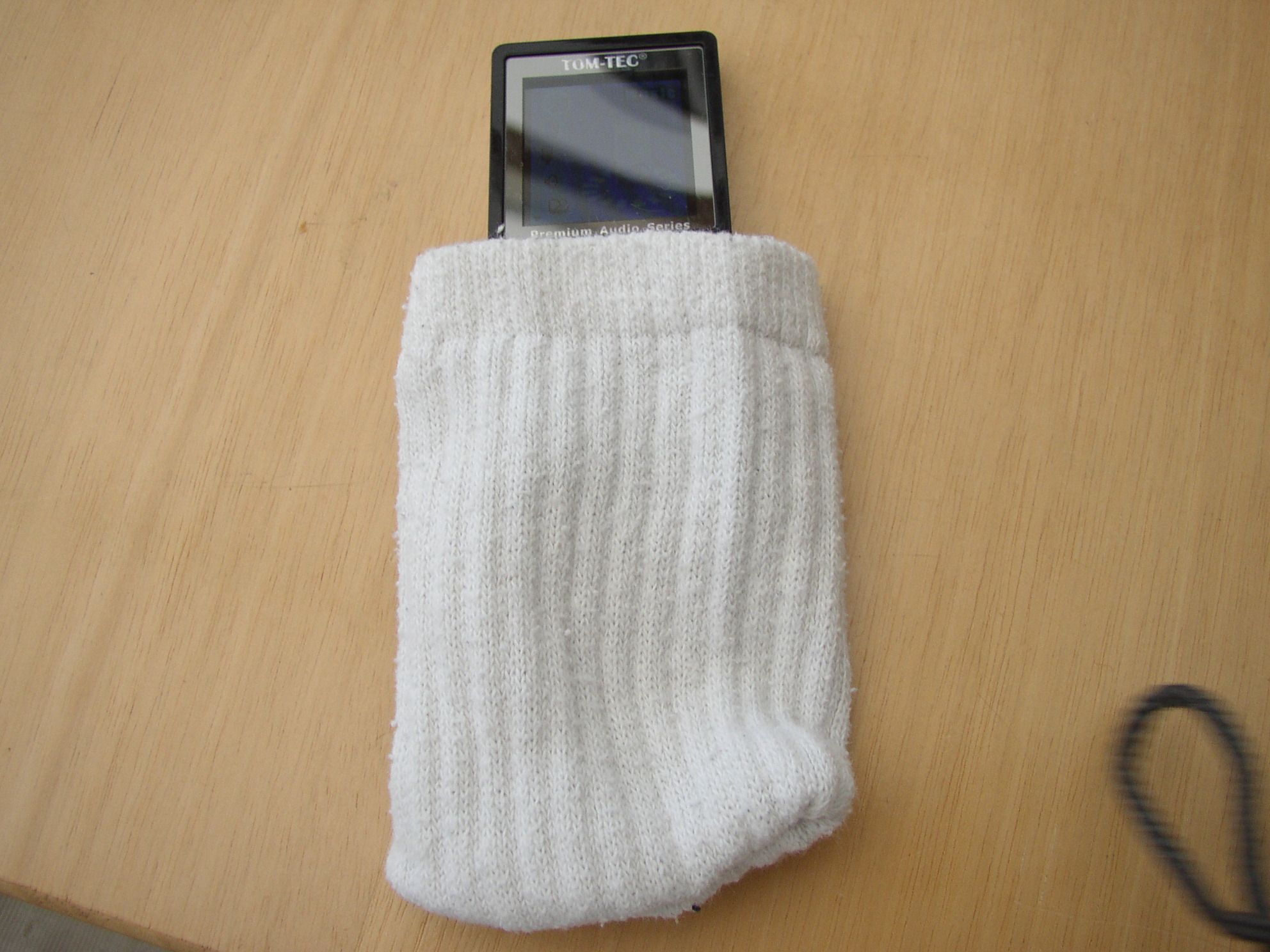 Ipod Sock Case Modification : 4 Steps - Instructables