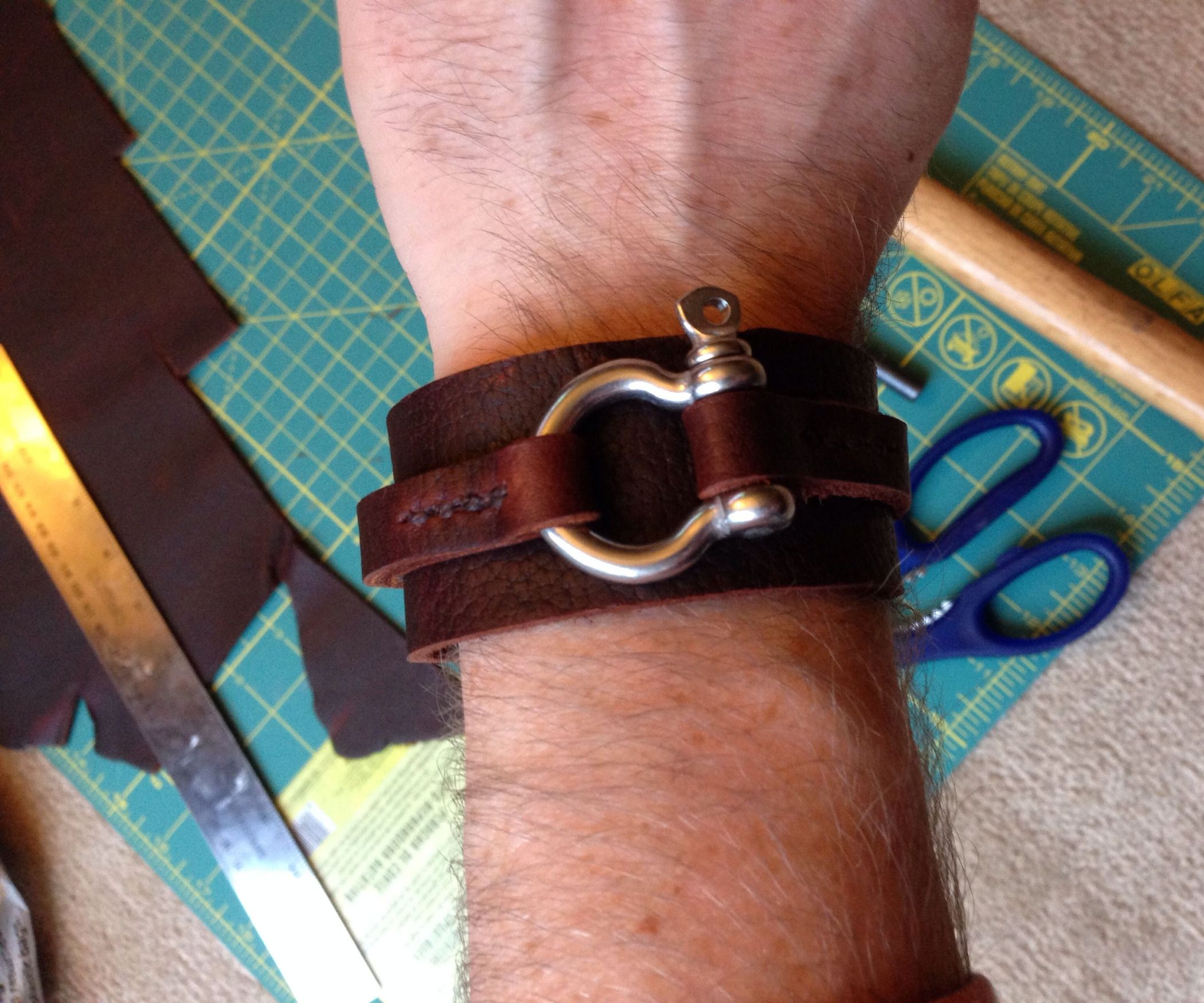 Leather Wrist Cuff : 5 Steps (with Pictures) - Instructables