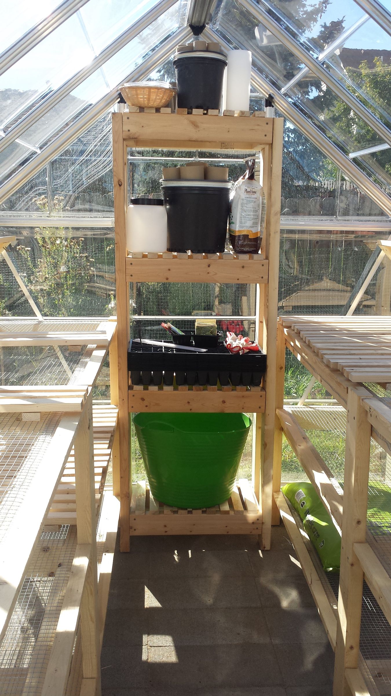 Greenhouse Growing Bench : 12 Steps (with Pictures) - Instructables