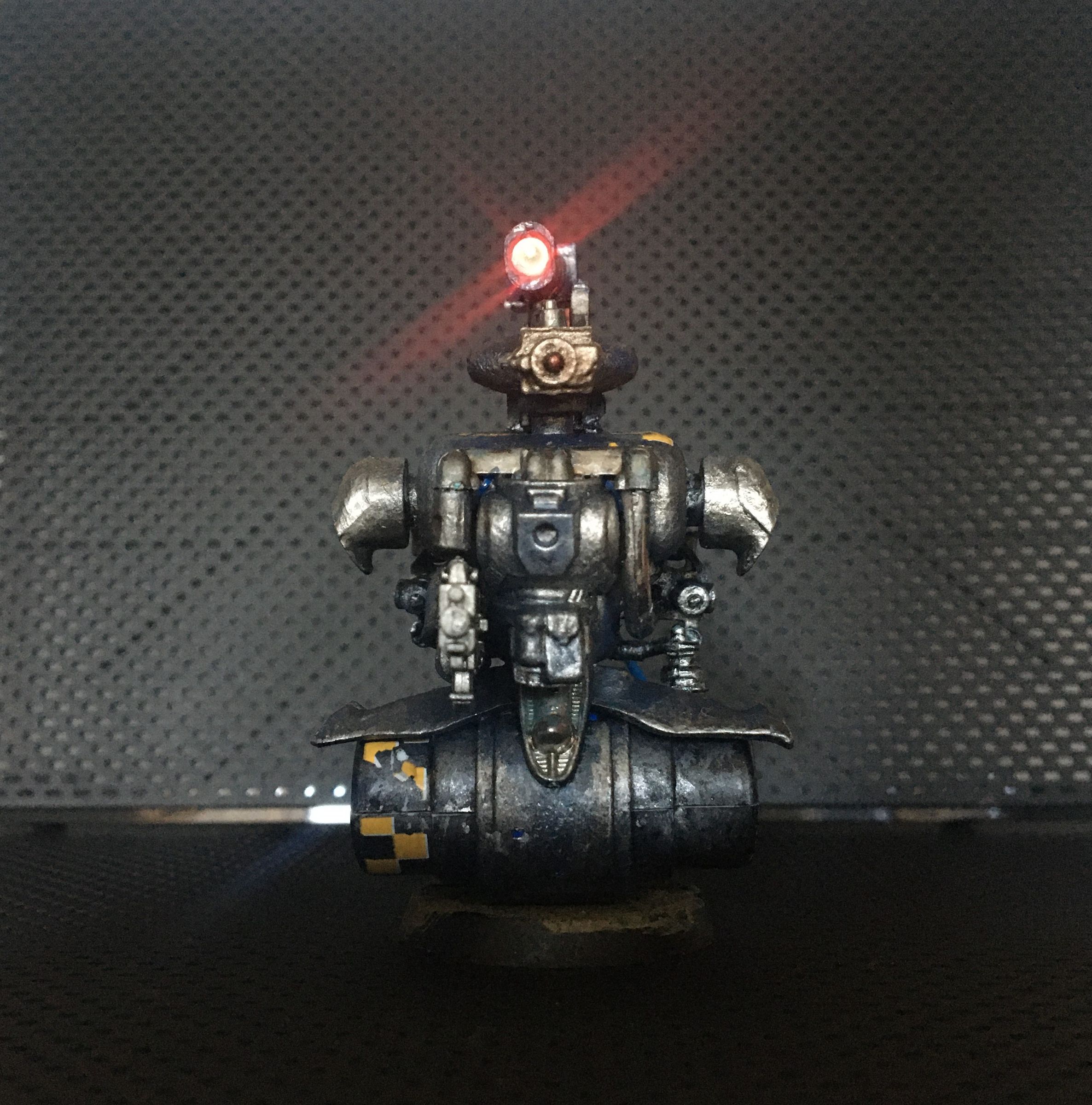 Kitbashing a Tabletop Model Robot : 5 Steps (with Pictures) - Instructables