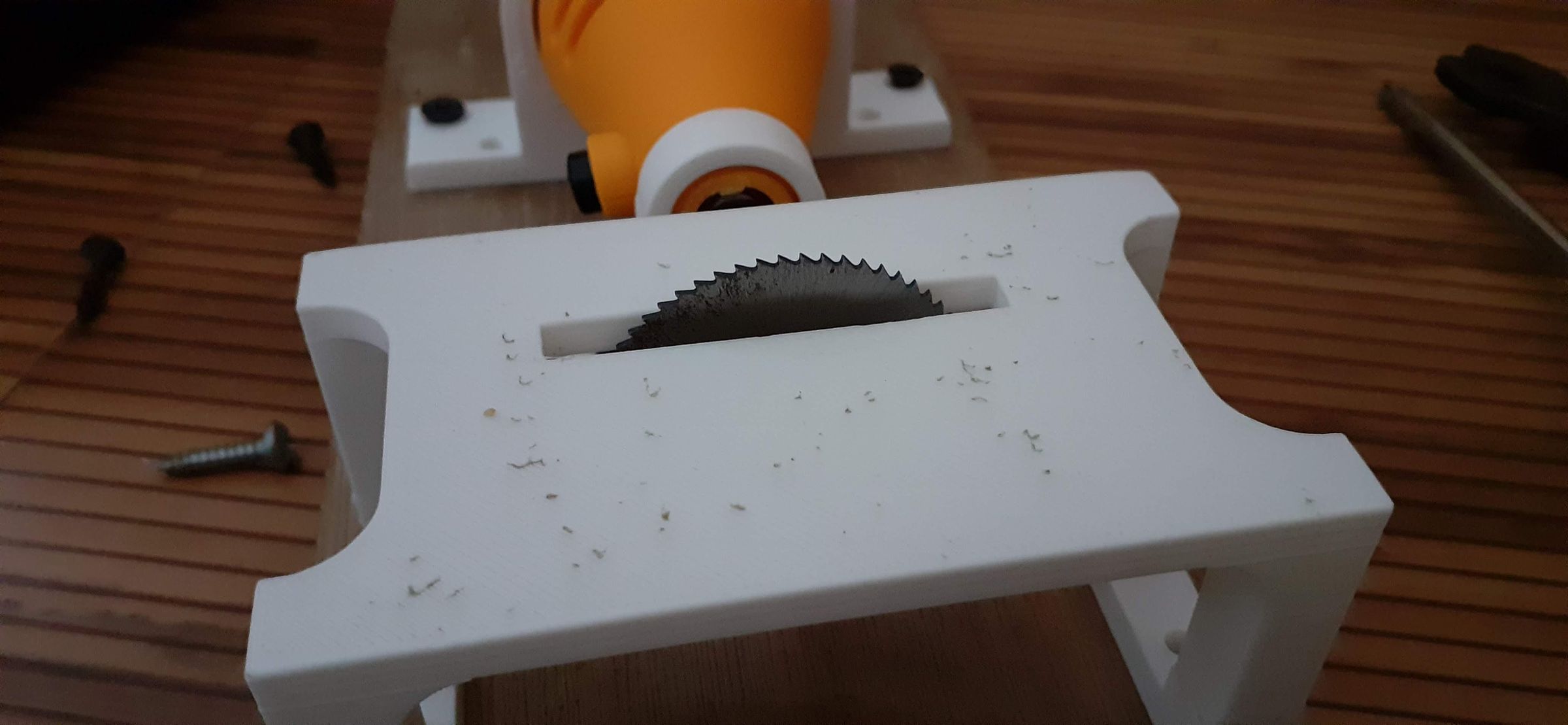 Perfect Straight Cutting Table : 4 Steps (with Pictures) - Instructables
