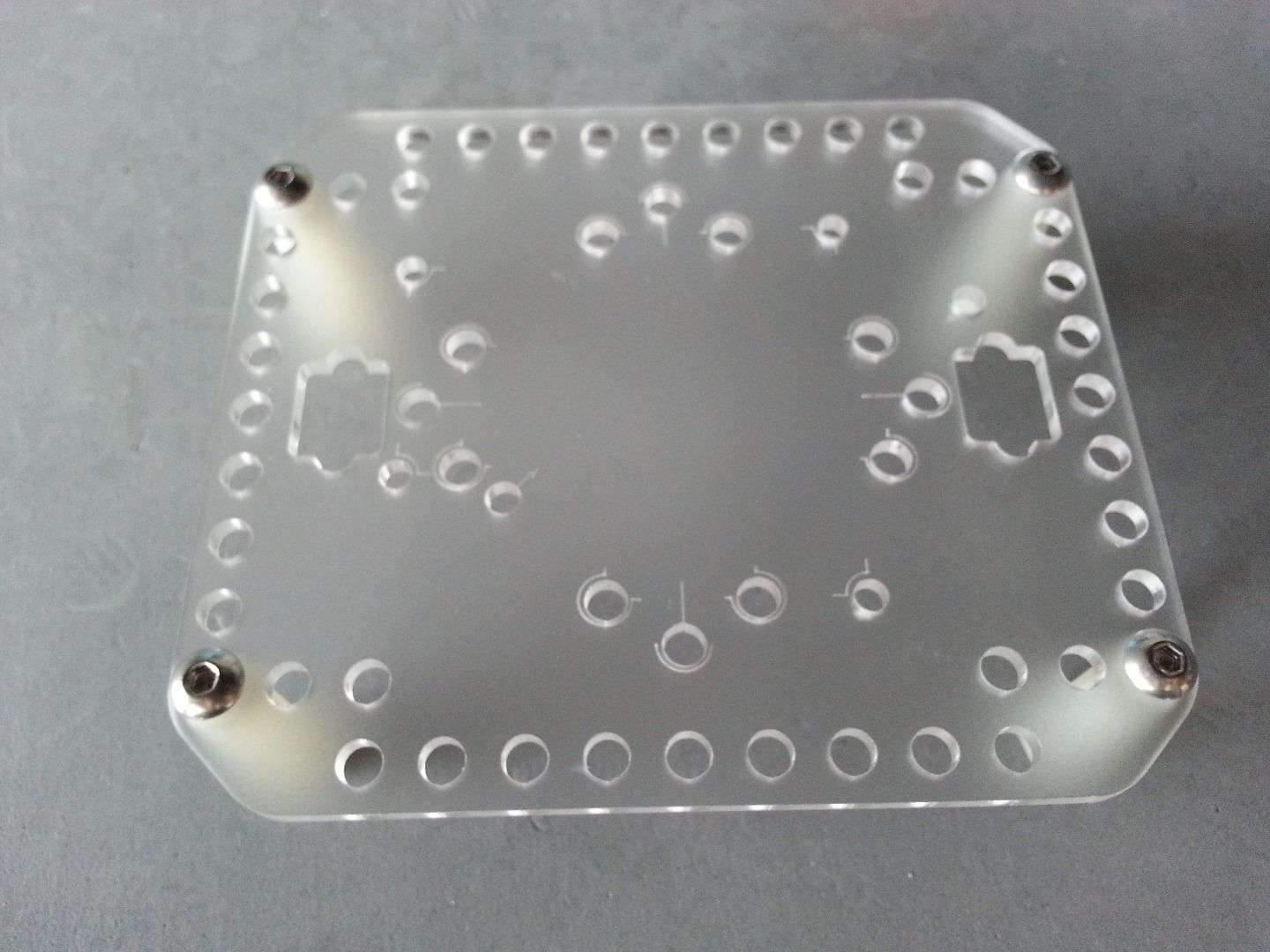 How to Build a Triangular Tank With Makeblock : 11 Steps (with Pictures ...