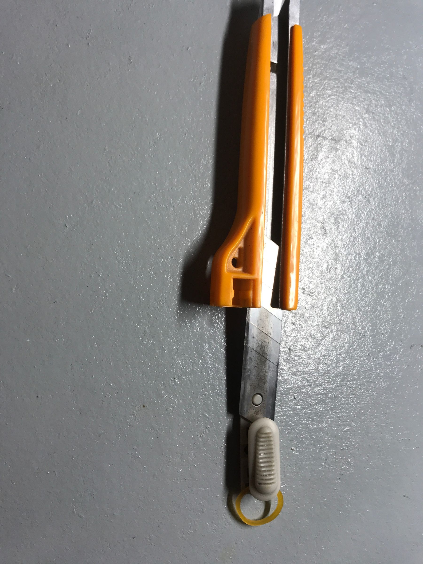 Self Retracting Box Cutter Using Rubber Band : 4 Steps - Instructables