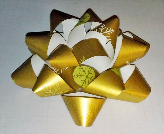 Gift Bows (from Recycled Paper) : 5 Steps (with Pictures) - Instructables