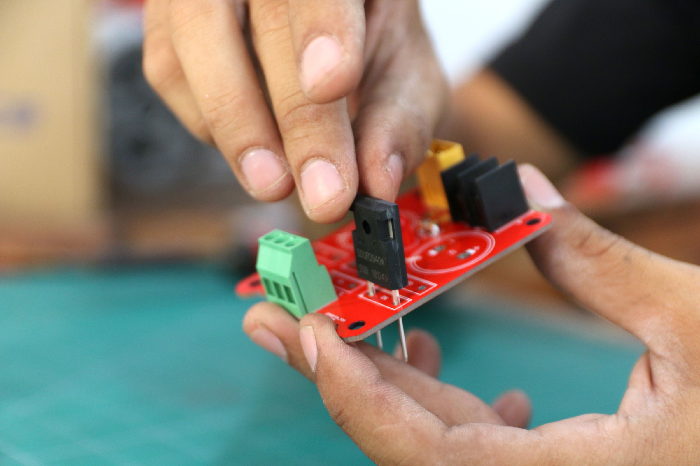 DIY Miniature Gasoline Generator : 10 Steps (with Pictures) - Instructables