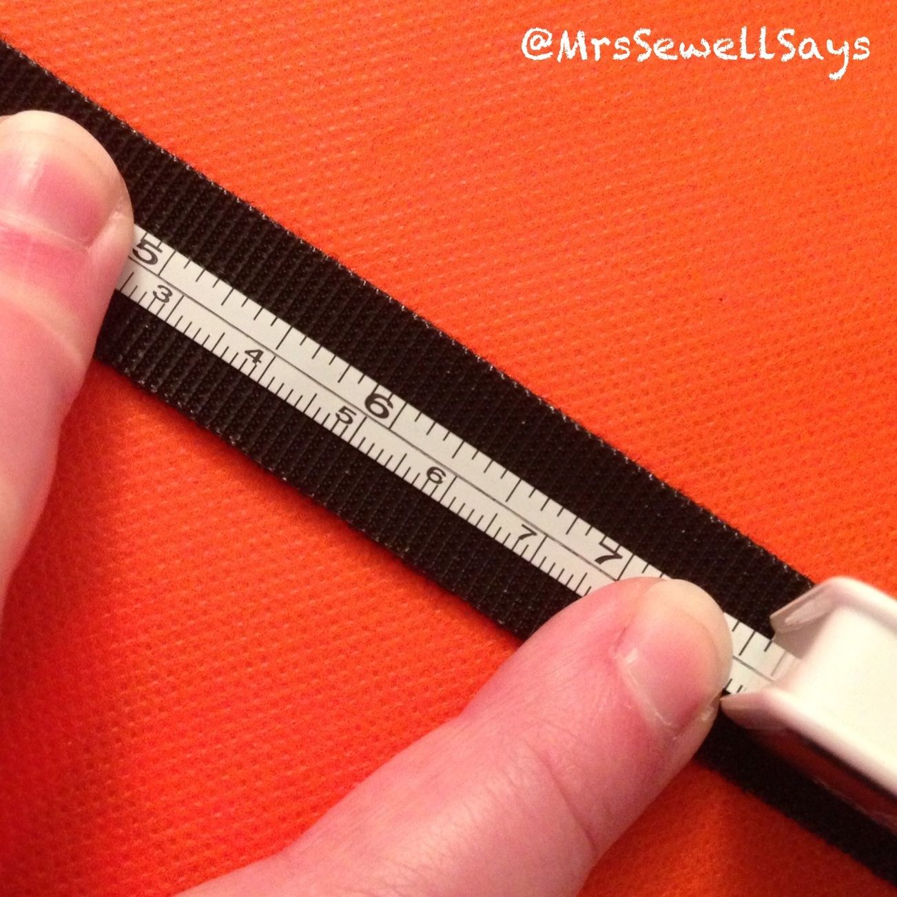 Velcro® Cord-Minders : 6 Steps - Instructables