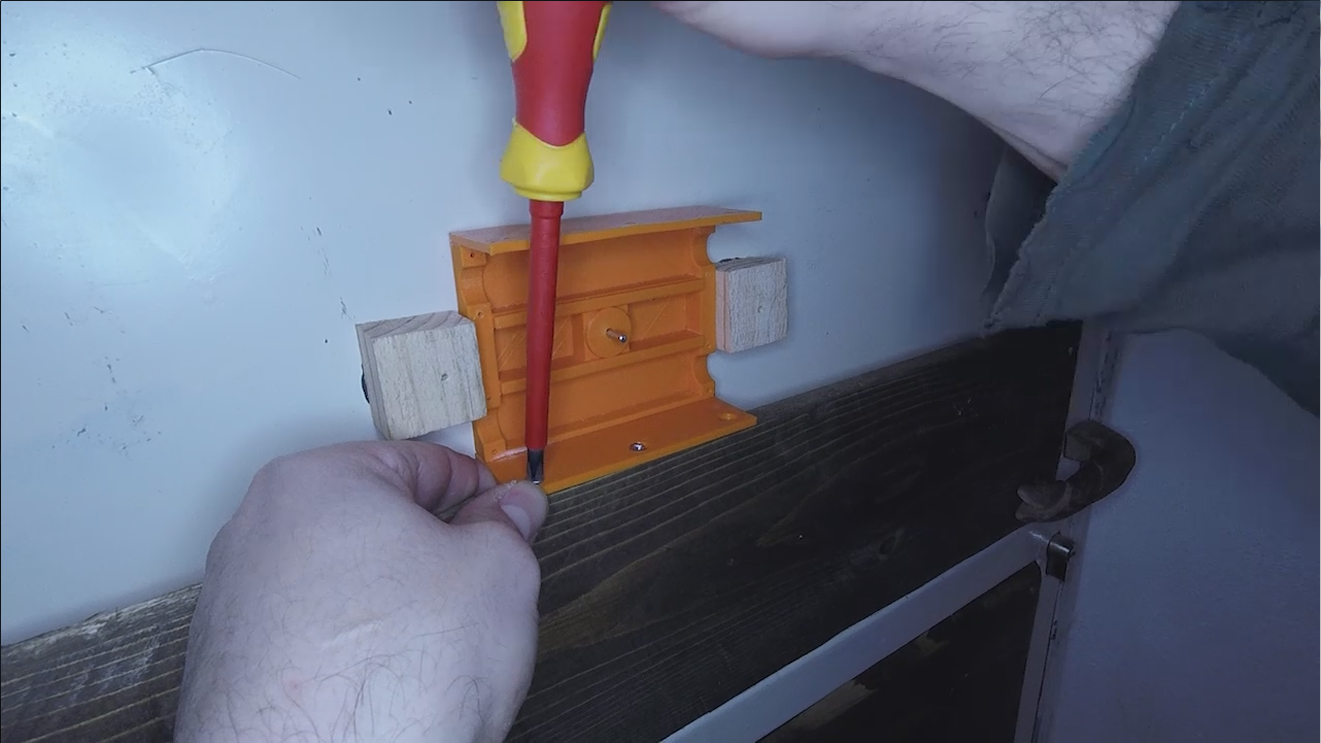 Two Point Door Lock : 10 Steps - Instructables