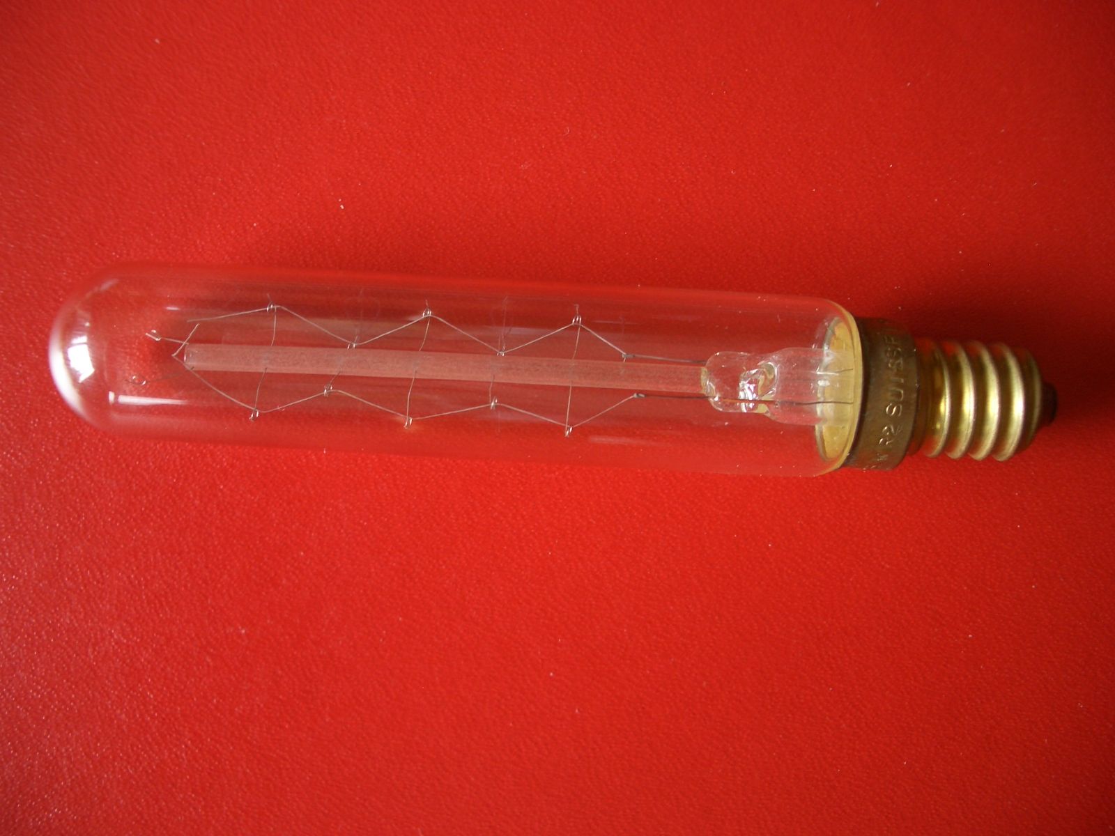 Bringing Old Bulbs to New Life : 4 Steps - Instructables