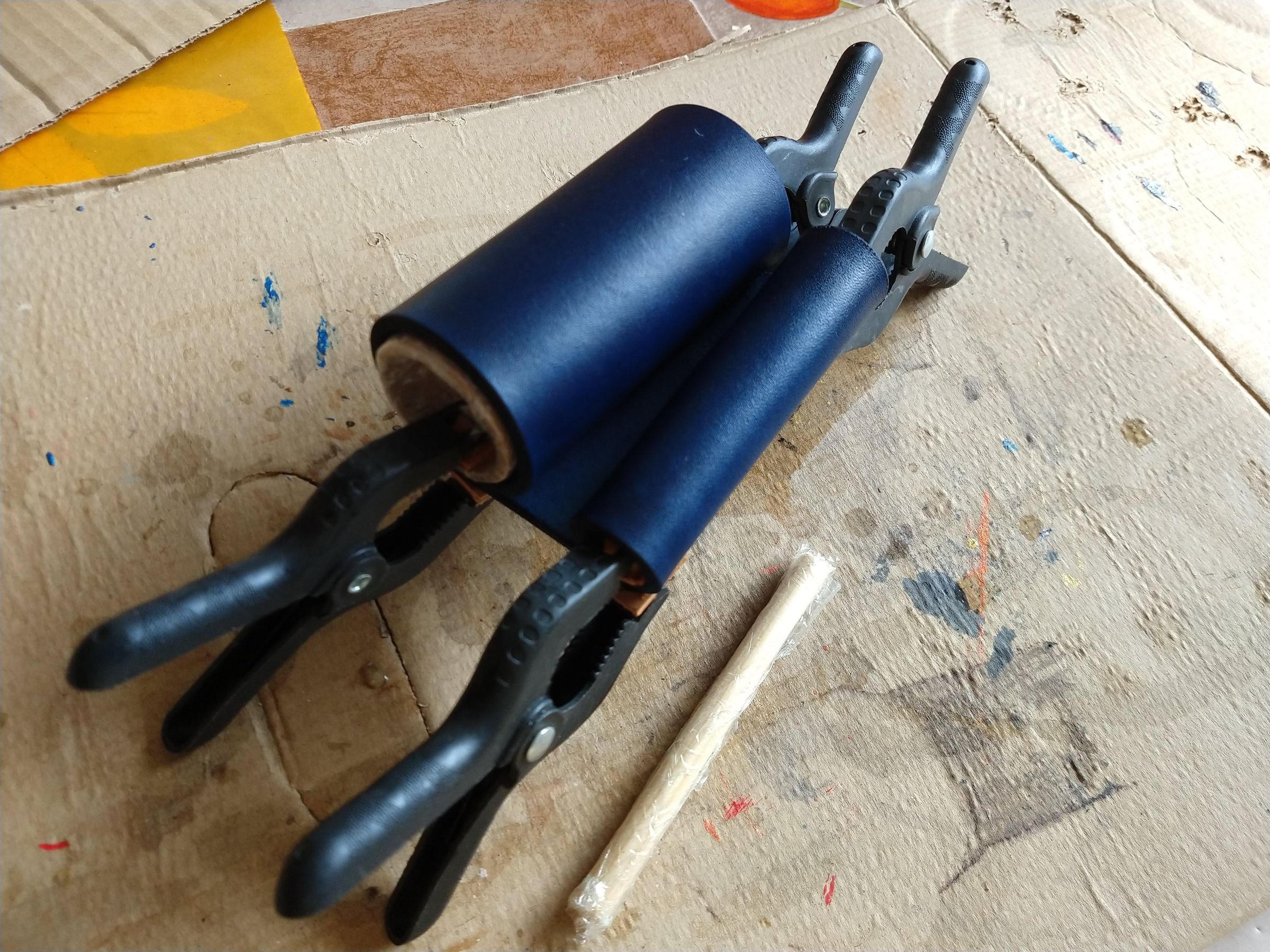 Leather Scroll Cell / Mobile Phone Holder : 8 Steps (with Pictures ...