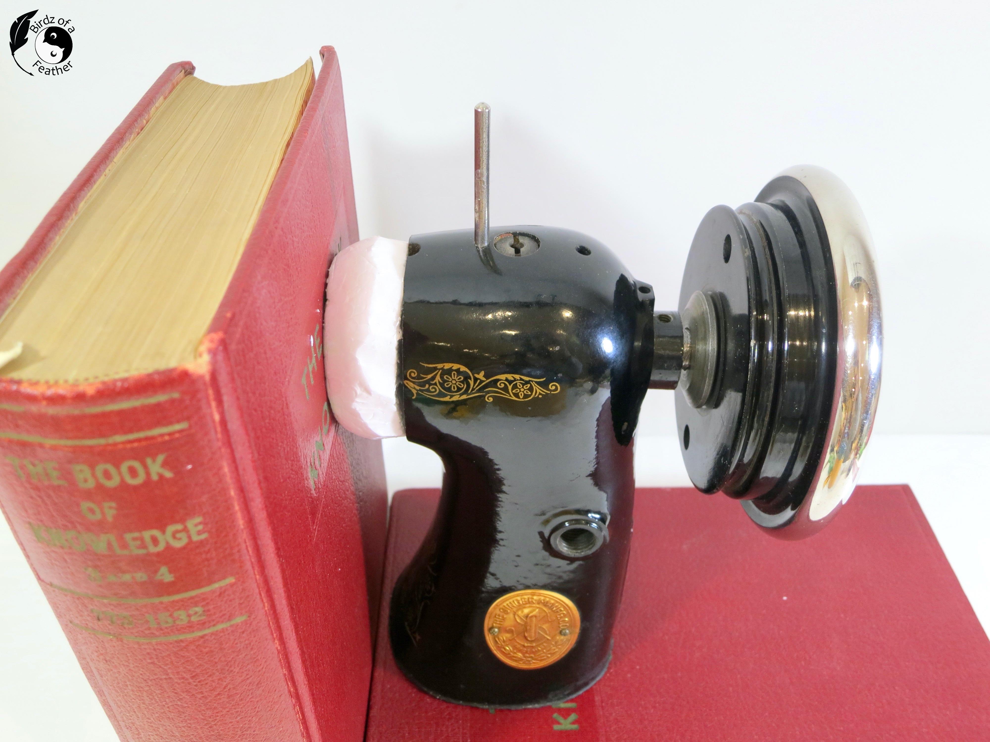 How to Turn an Old Sewing Machine Into Book Ends With a Twist : 18 ...