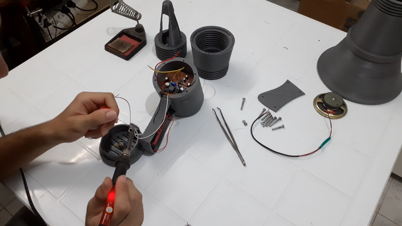 Make a Megaphone : 9 Steps (with Pictures) - Instructables