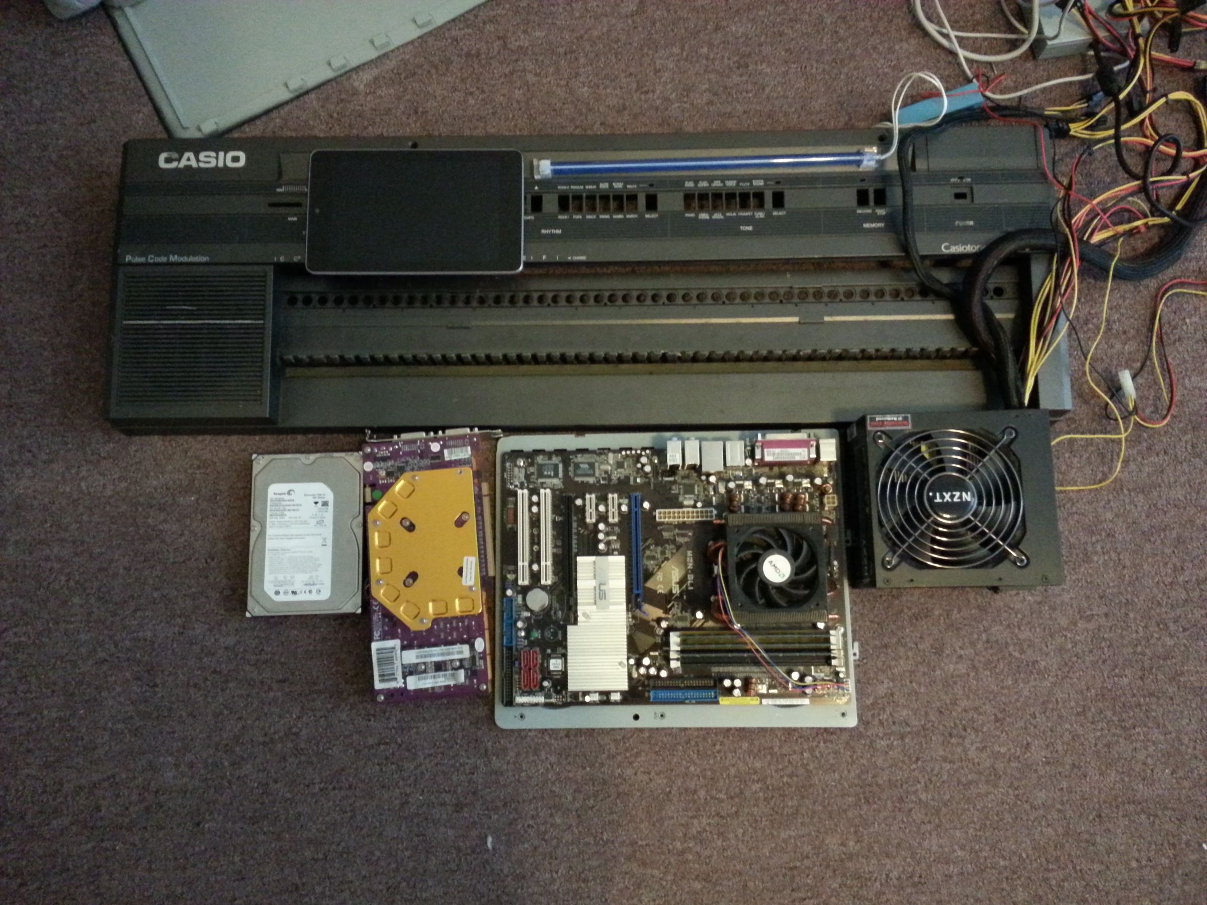 Portable PC Project Inspired by Shadowrun Cyberdeck : 4 Steps ...