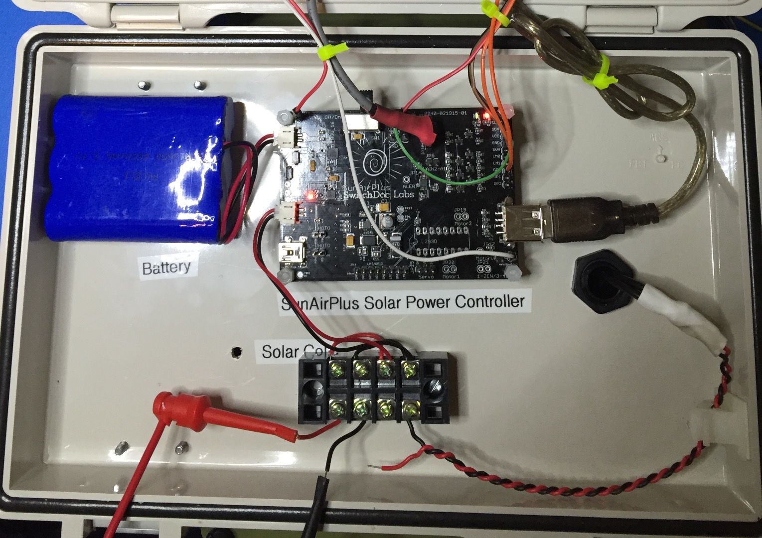 Create Your Own Solar Powered Raspberry Pi Weather Station (Updated ...