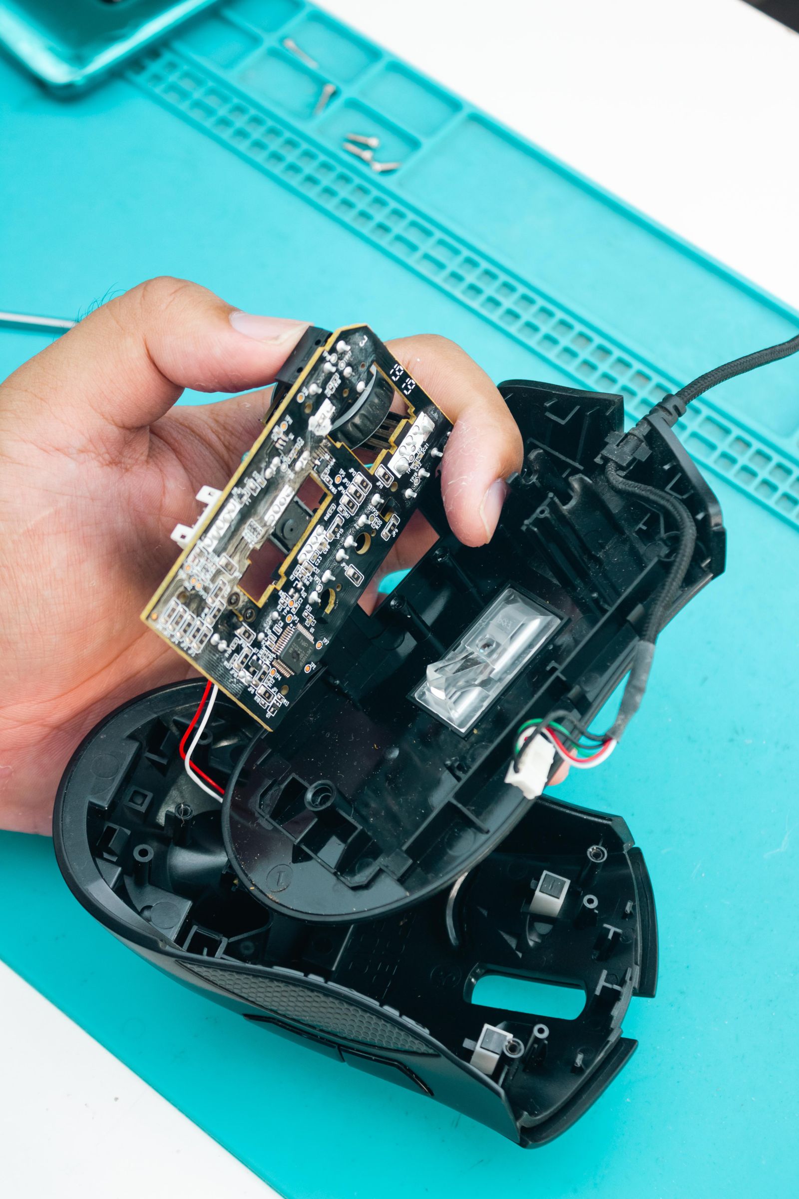 How to Fix a Broken Gaming Mouse Clicker! : 10 Steps (with Pictures ...