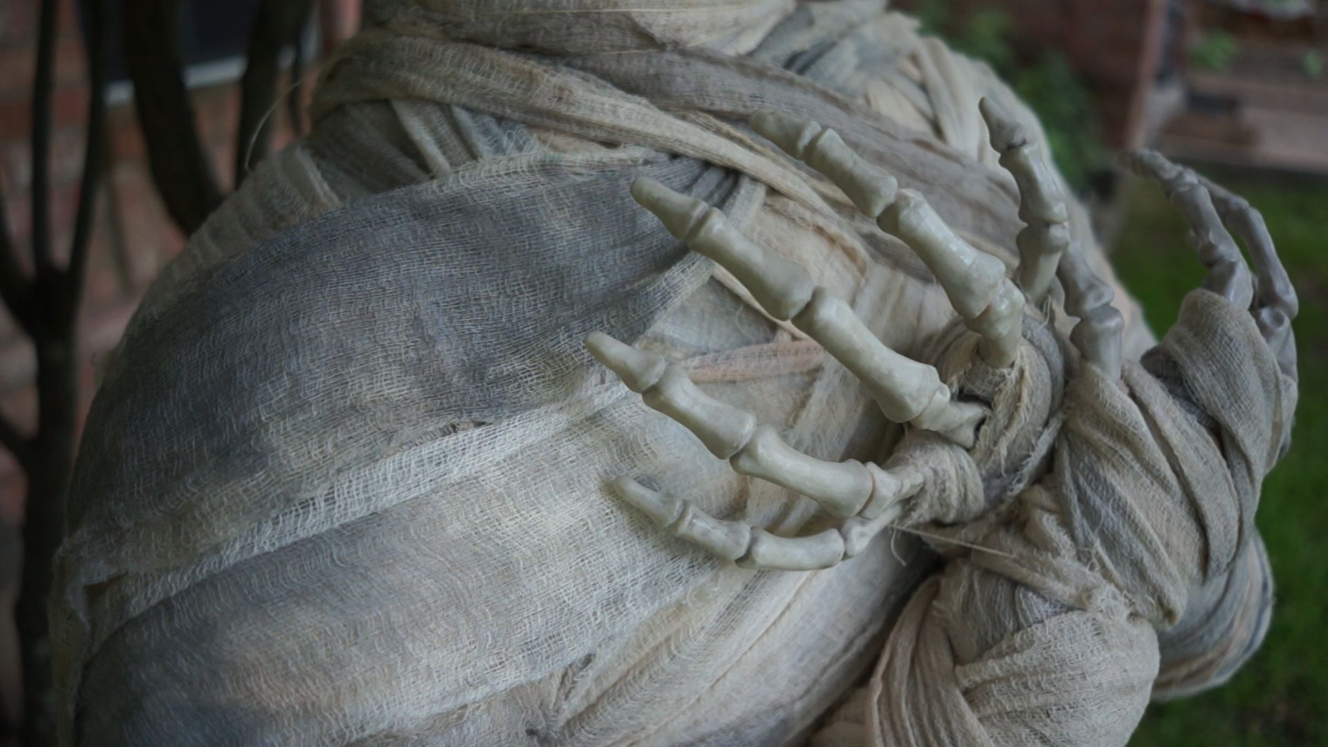 DIY Halloween Mummy : 12 Steps (with Pictures) - Instructables