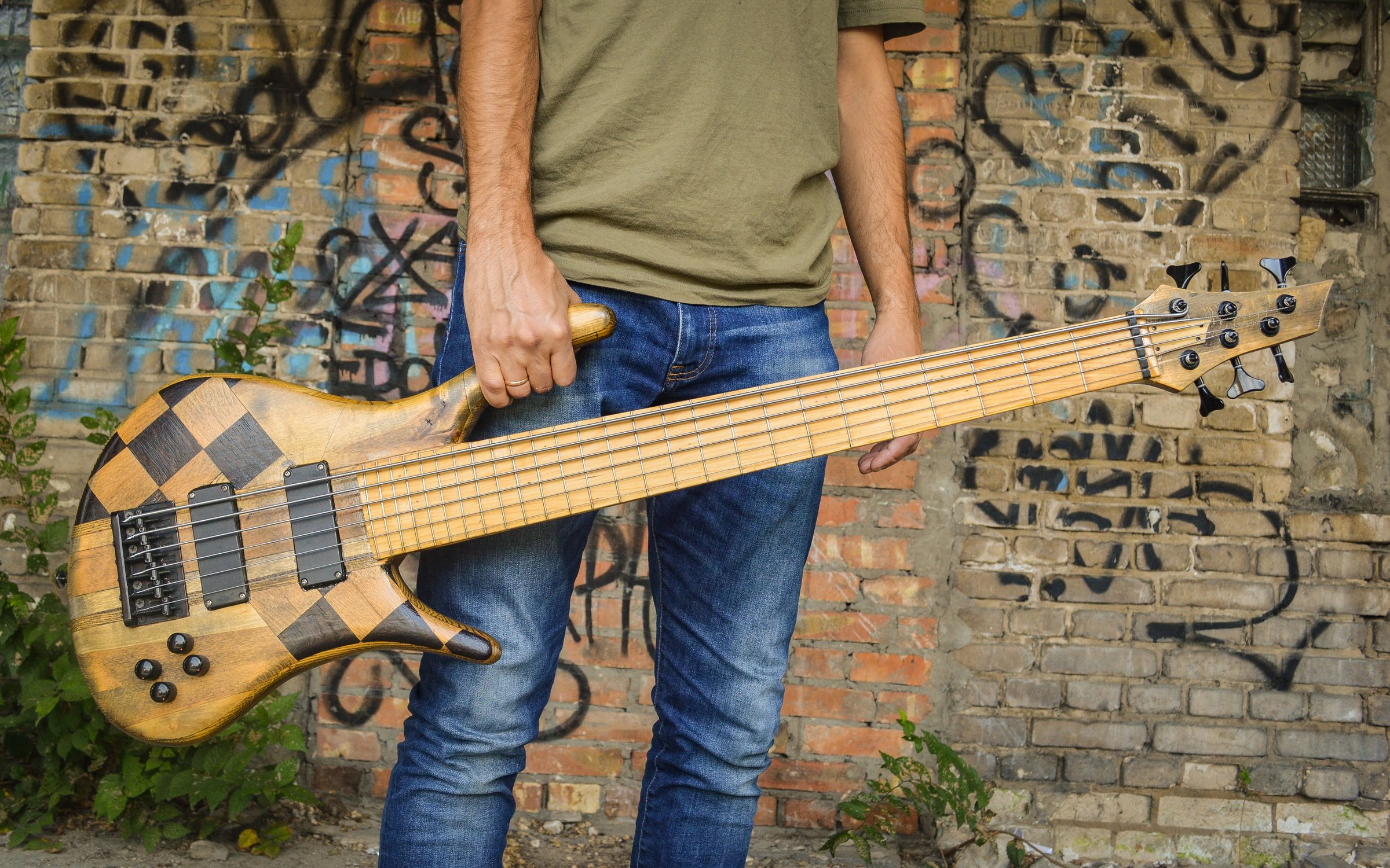 6 String Bass Guitar Made With Wood From Recycling Been : 10 Steps ...