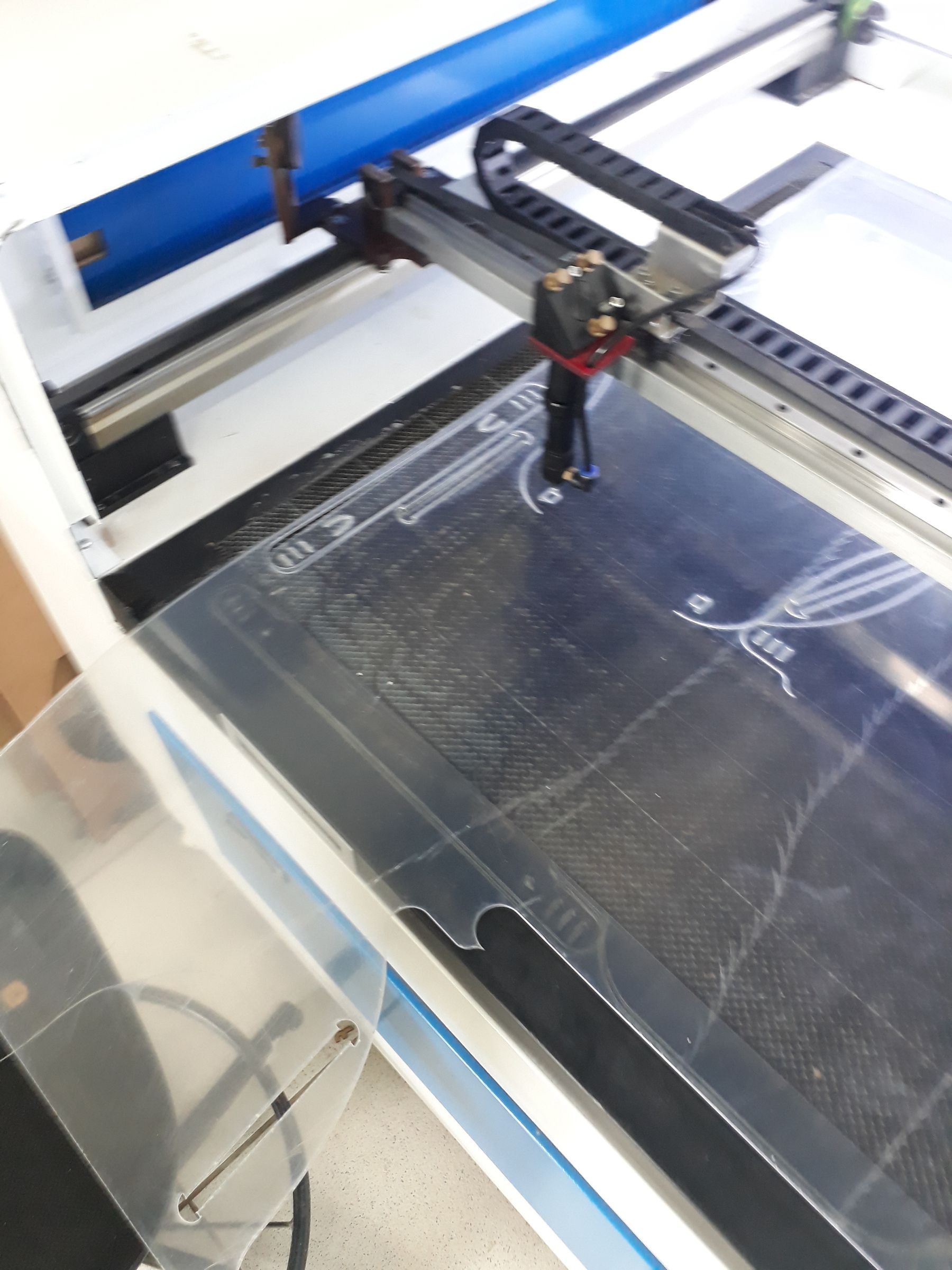 Laser Cut Face Shield V.2 : 6 Steps - Instructables