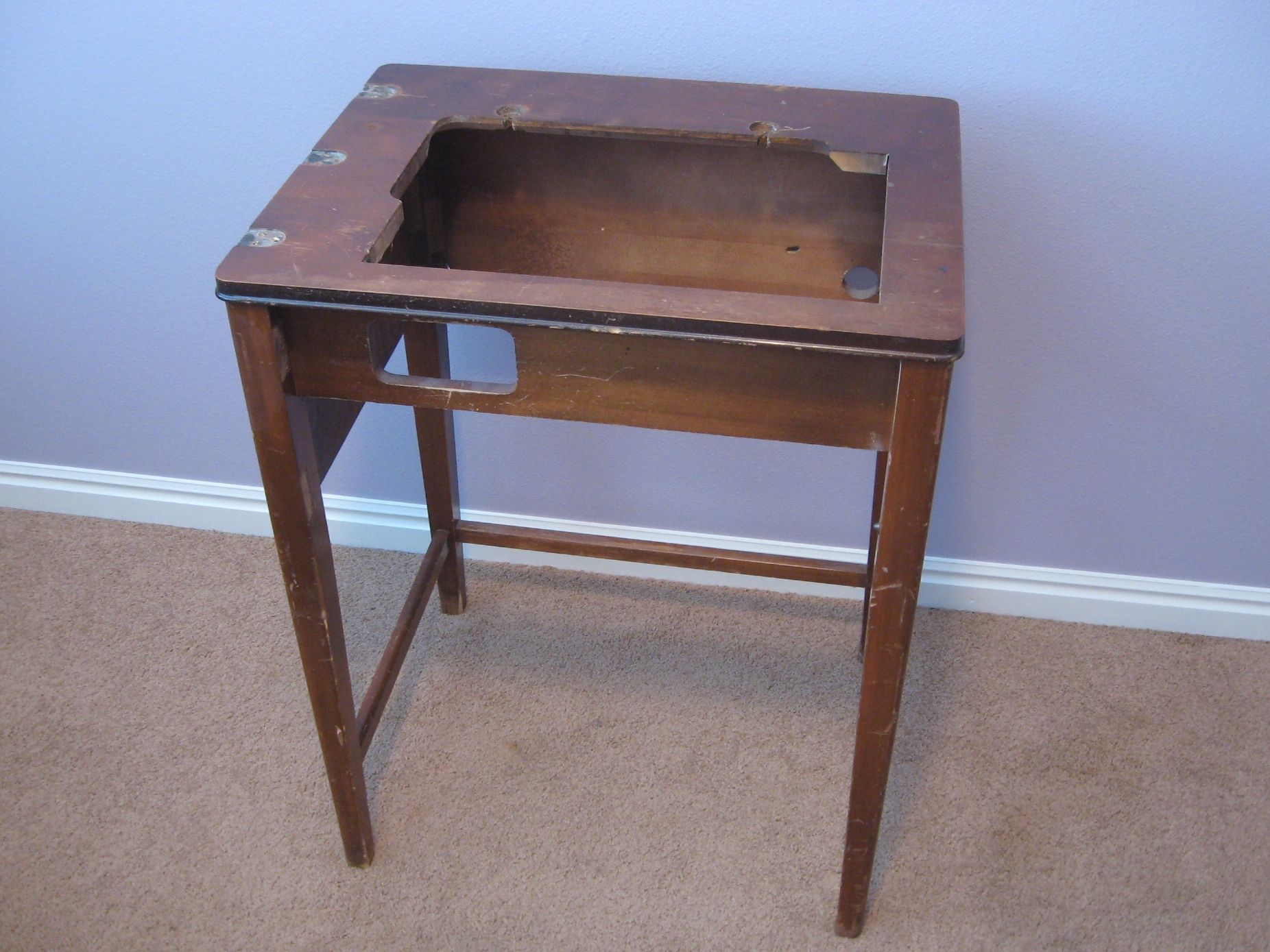 Wood Carving Station From Old Sewing Table : 14 Steps (with Pictures ...