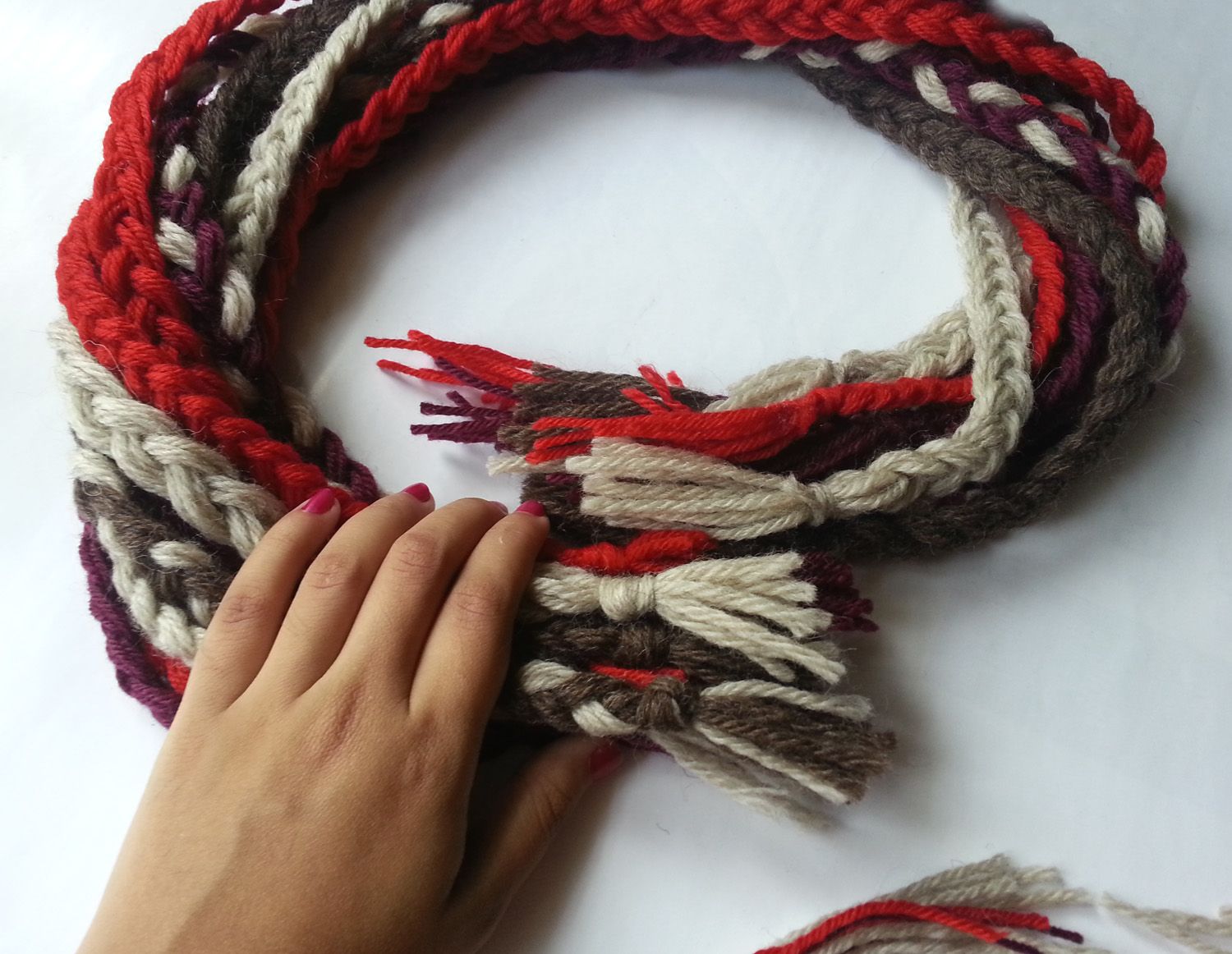 DIY Easy Braided Yarn Cowl : 6 Steps (with Pictures) - Instructables