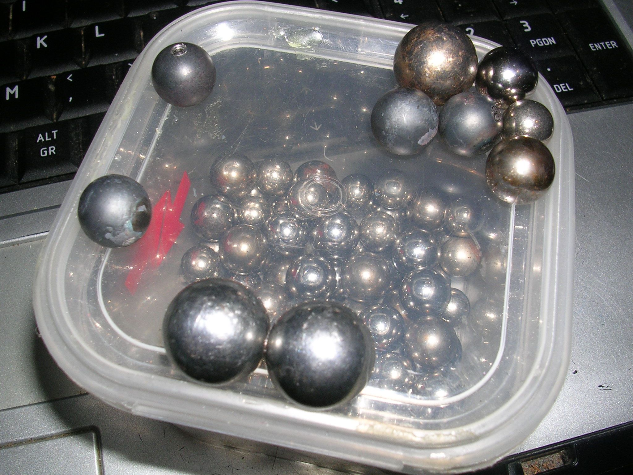 Hurricane Balls, 3000 Rpm+ Spinning Toy. : 7 Steps (with Pictures ...