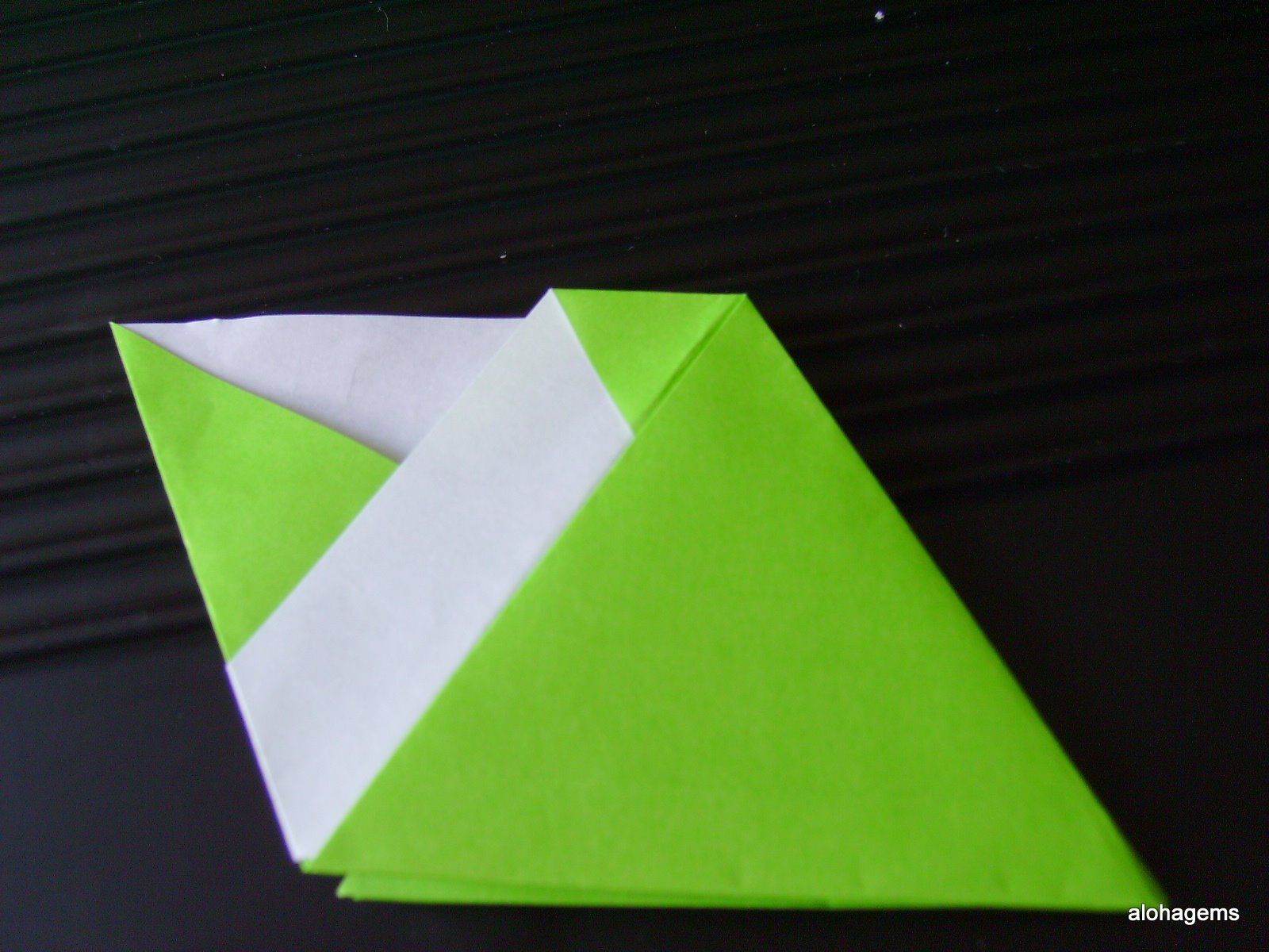 How to Make Origami of Equilateral Triangles With Pockets on Each Sides ...