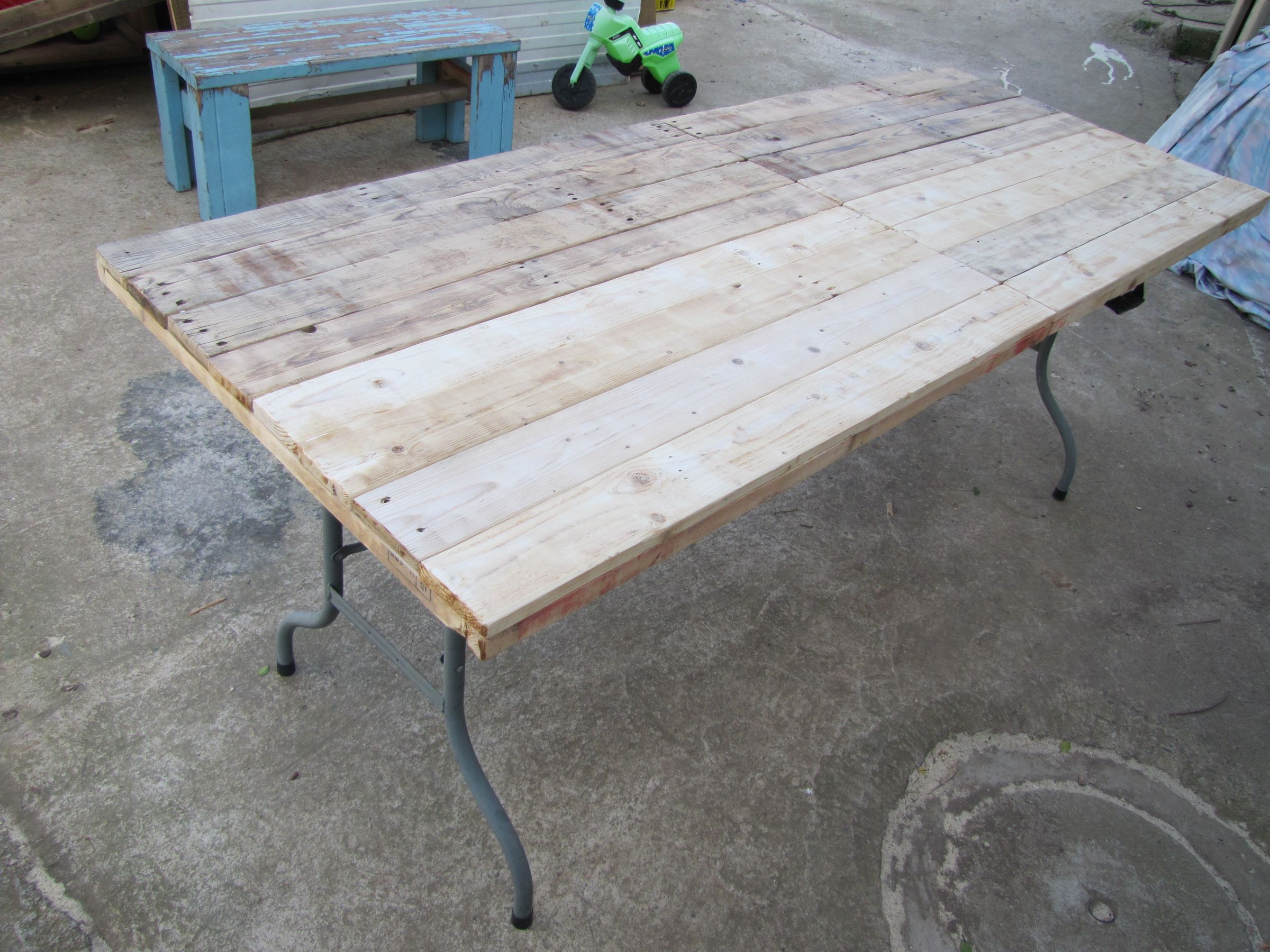 Pallet Folding Table : 9 Steps (with Pictures) - Instructables