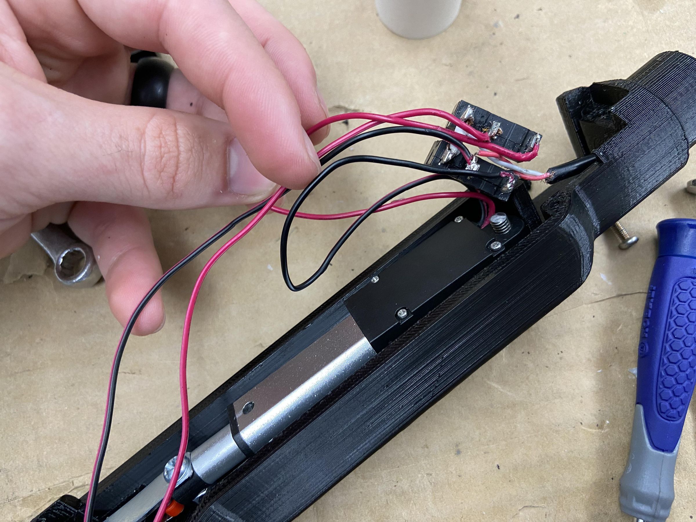 Electric Grabber : 8 Steps (with Pictures) - Instructables