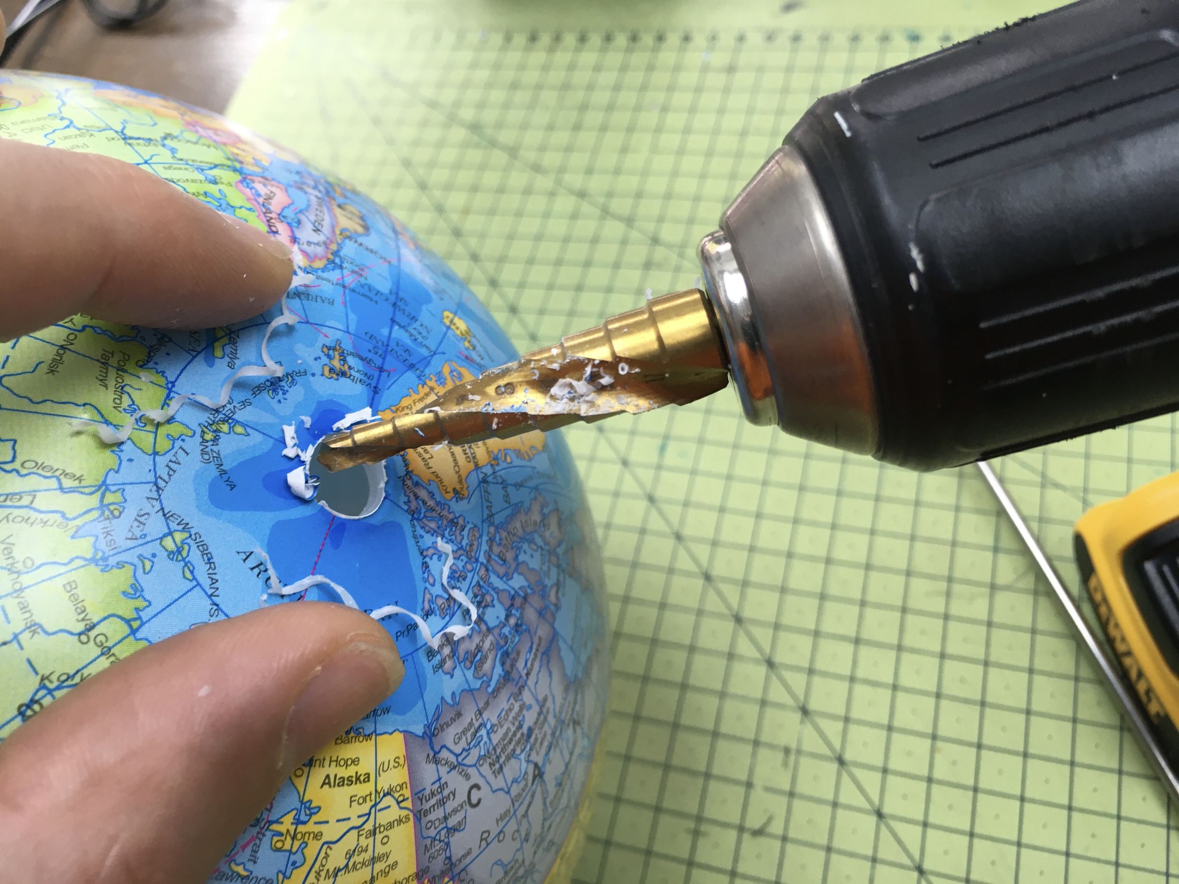 RadioGlobe - Spin to Search Over 15000 Web Radio Stations! : 76 Steps ...