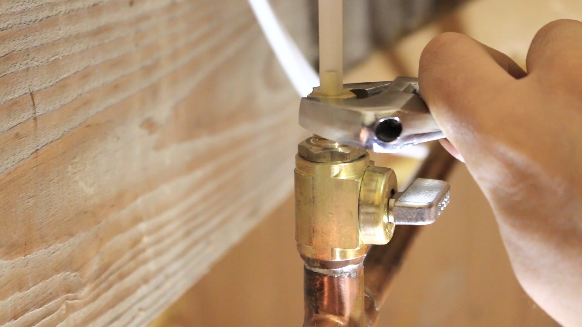 How to Connect a Water Line to Your Refrigerator : 7 Steps (with ...