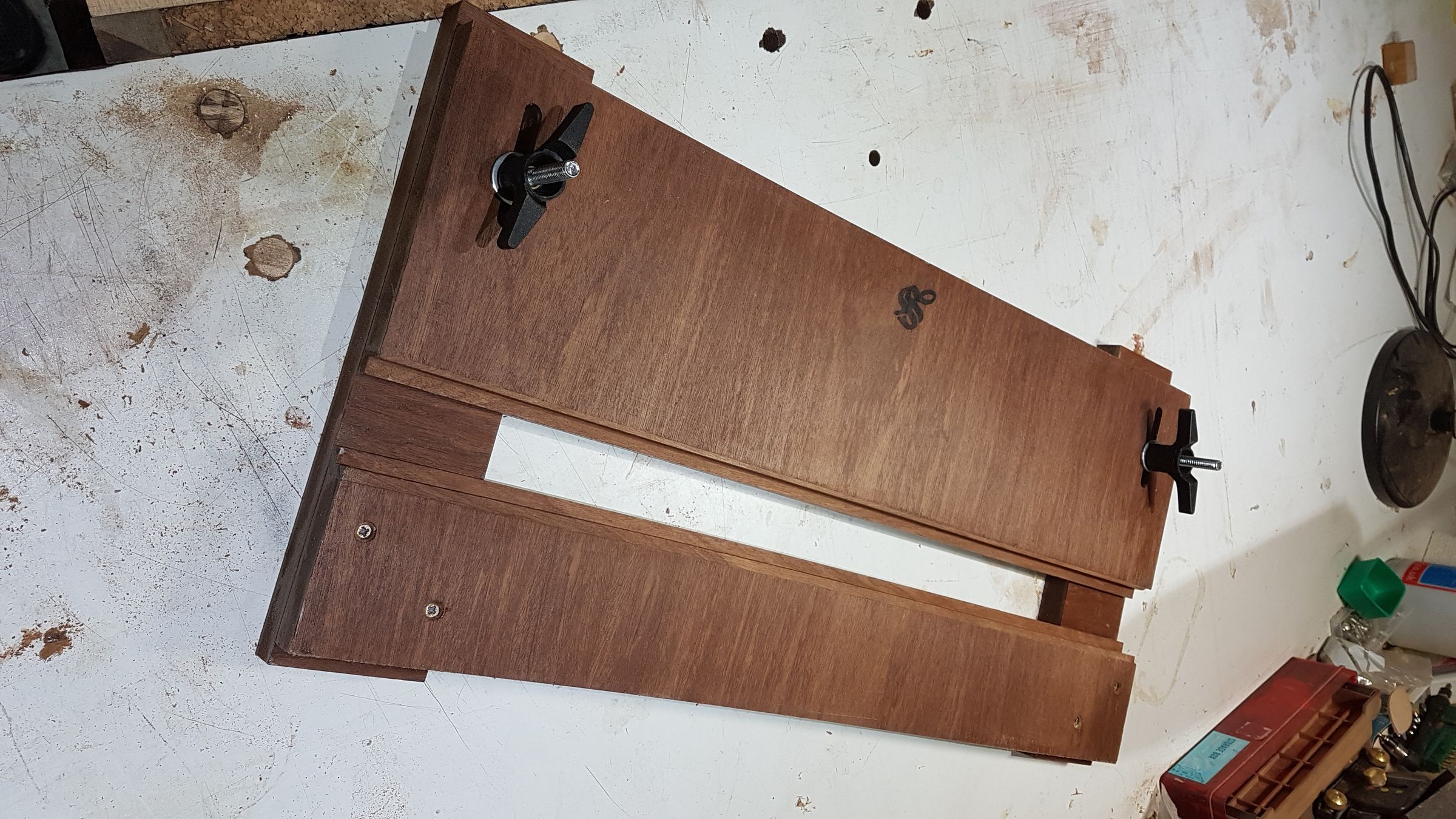 Adjustable Dado Jig From Scrap Wood : 4 Steps (with Pictures ...
