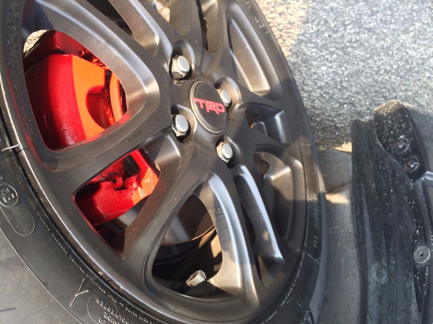 How to DIY to Paint Your Wheels With Colorful Rubber Spray Film : 3 ...