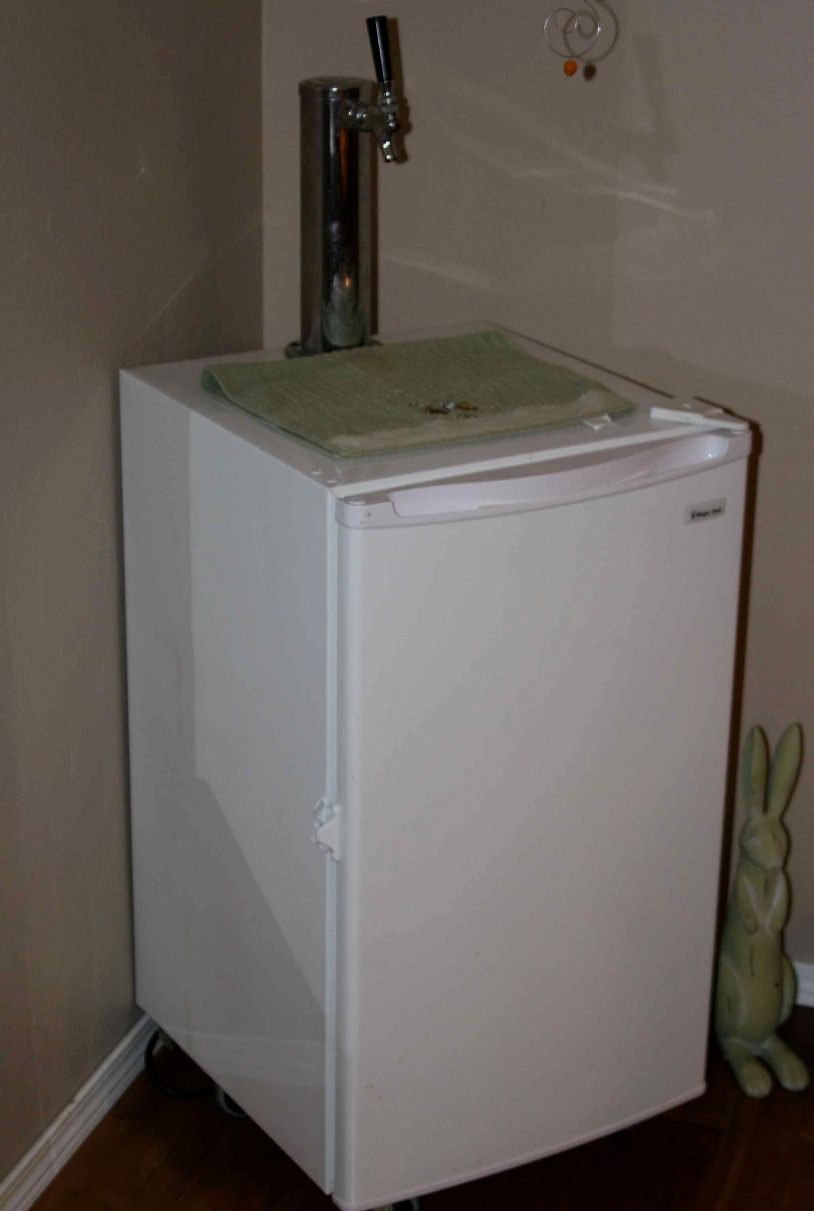 Build Your Own Single or Dual Tap Kegerator for Home Brew Kegs : 12 ...