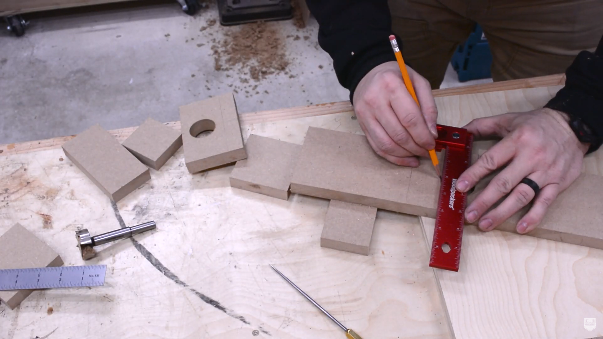 How to Build a Portable Router Table | DIY Woodworking Shop Project ...