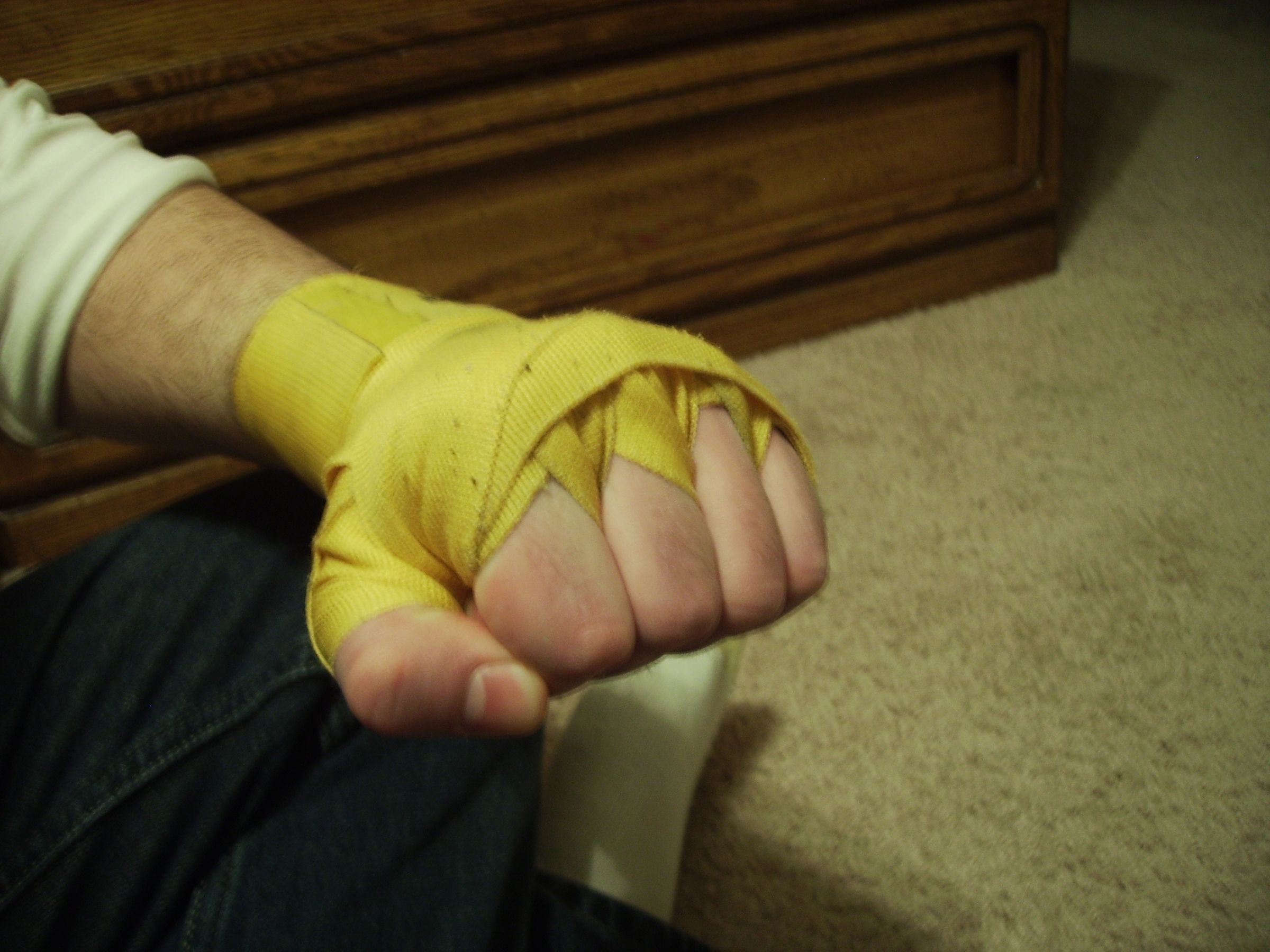How to Wrap Hands for a Boxing Workout : 14 Steps - Instructables