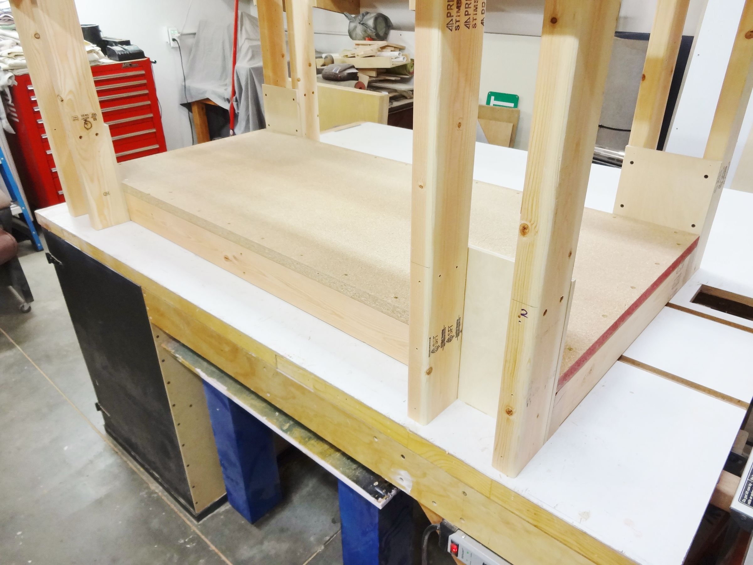 Height-Adjustable Outfeed Worktable : 11 Steps (with Pictures) - Instructables