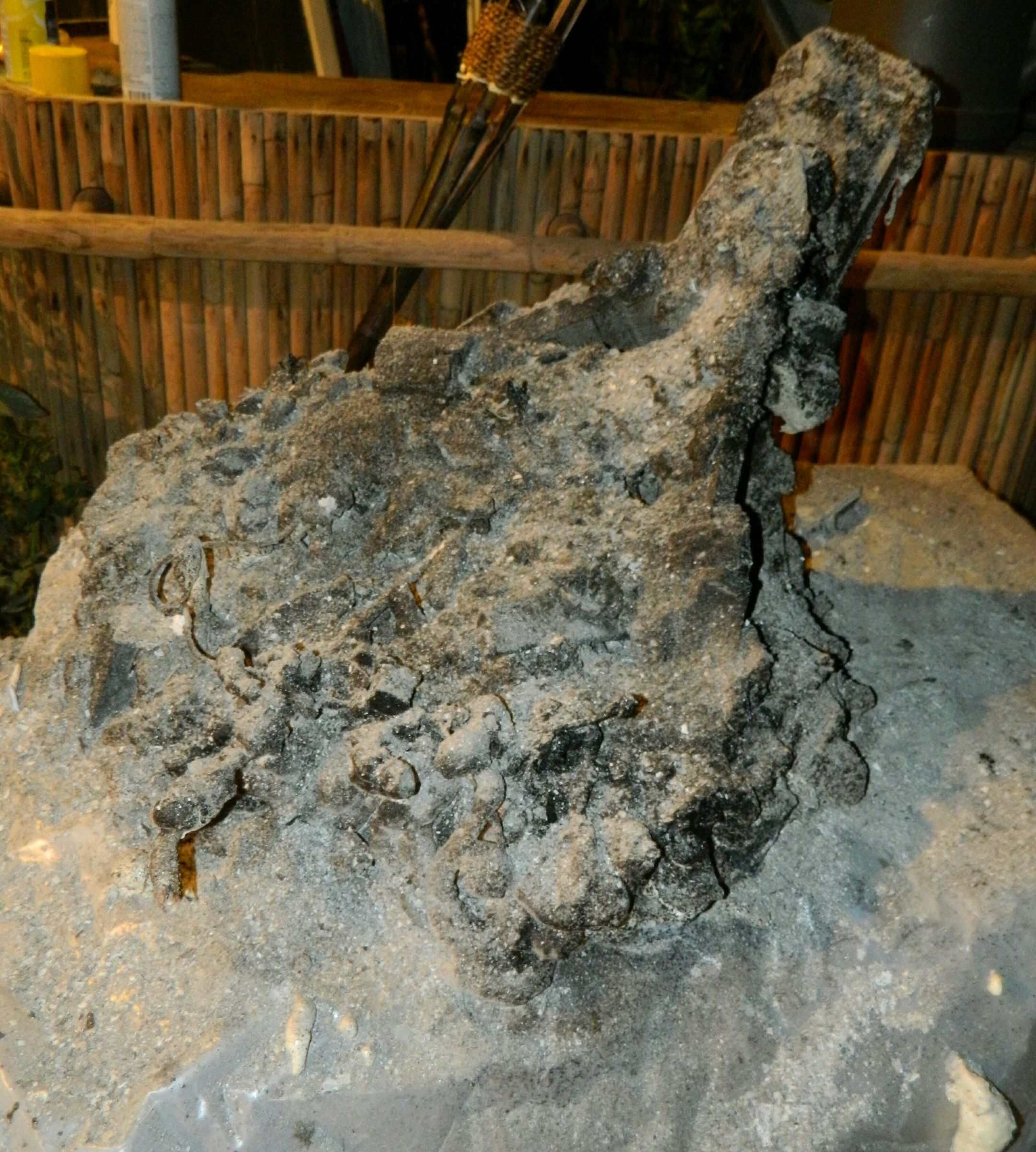 Burnt Corpse / Burning Embers Halloween Prop : 7 Steps - Instructables