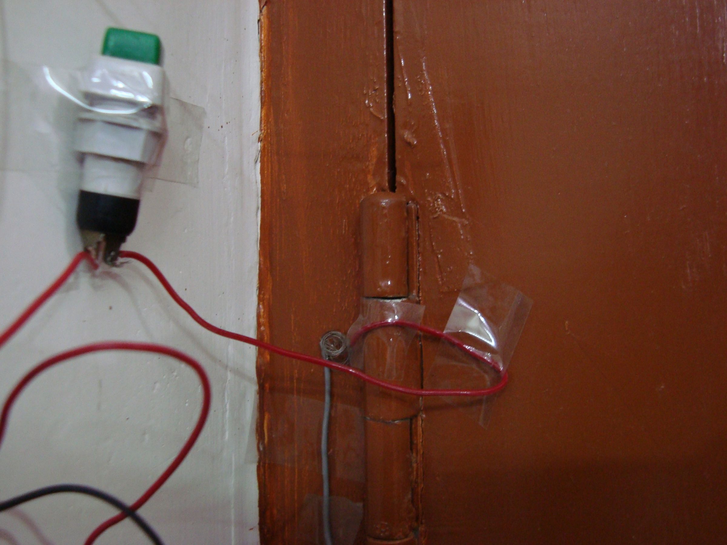 Easy Door Alarm! : 3 Steps - Instructables