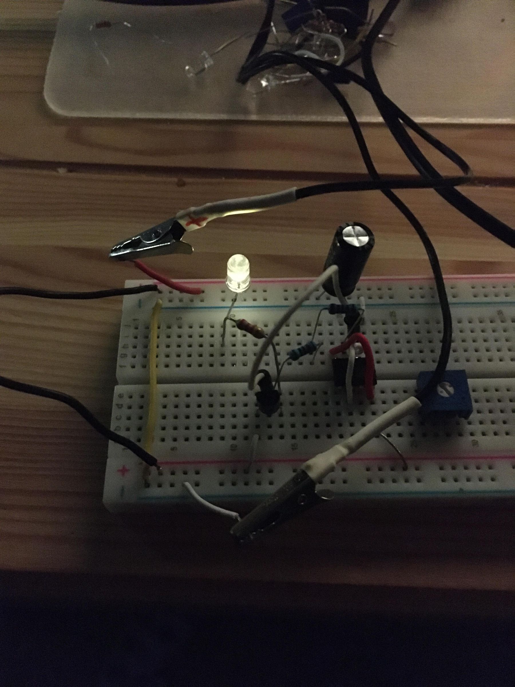LED Fading With a 555 Timer : 4 Steps - Instructables