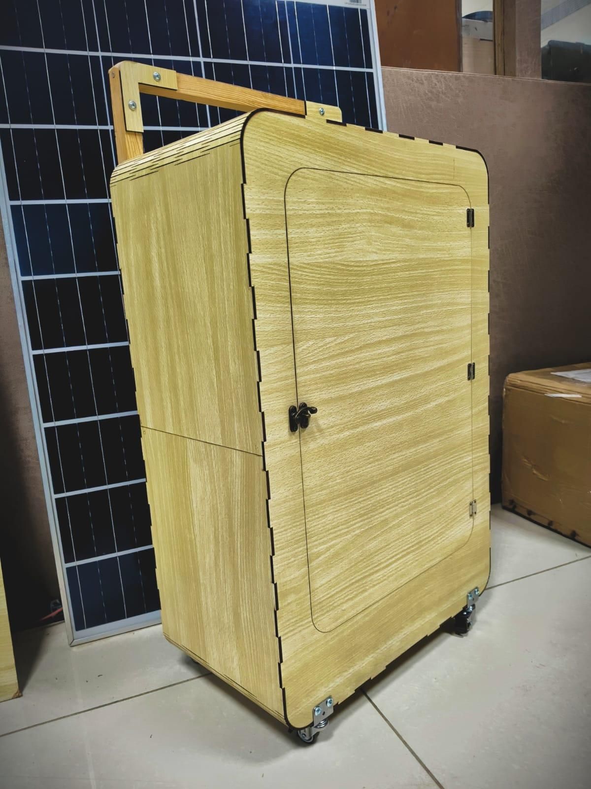 Portable Solar Suitcase - Solar Power on the Go! : 5 Steps (with ...